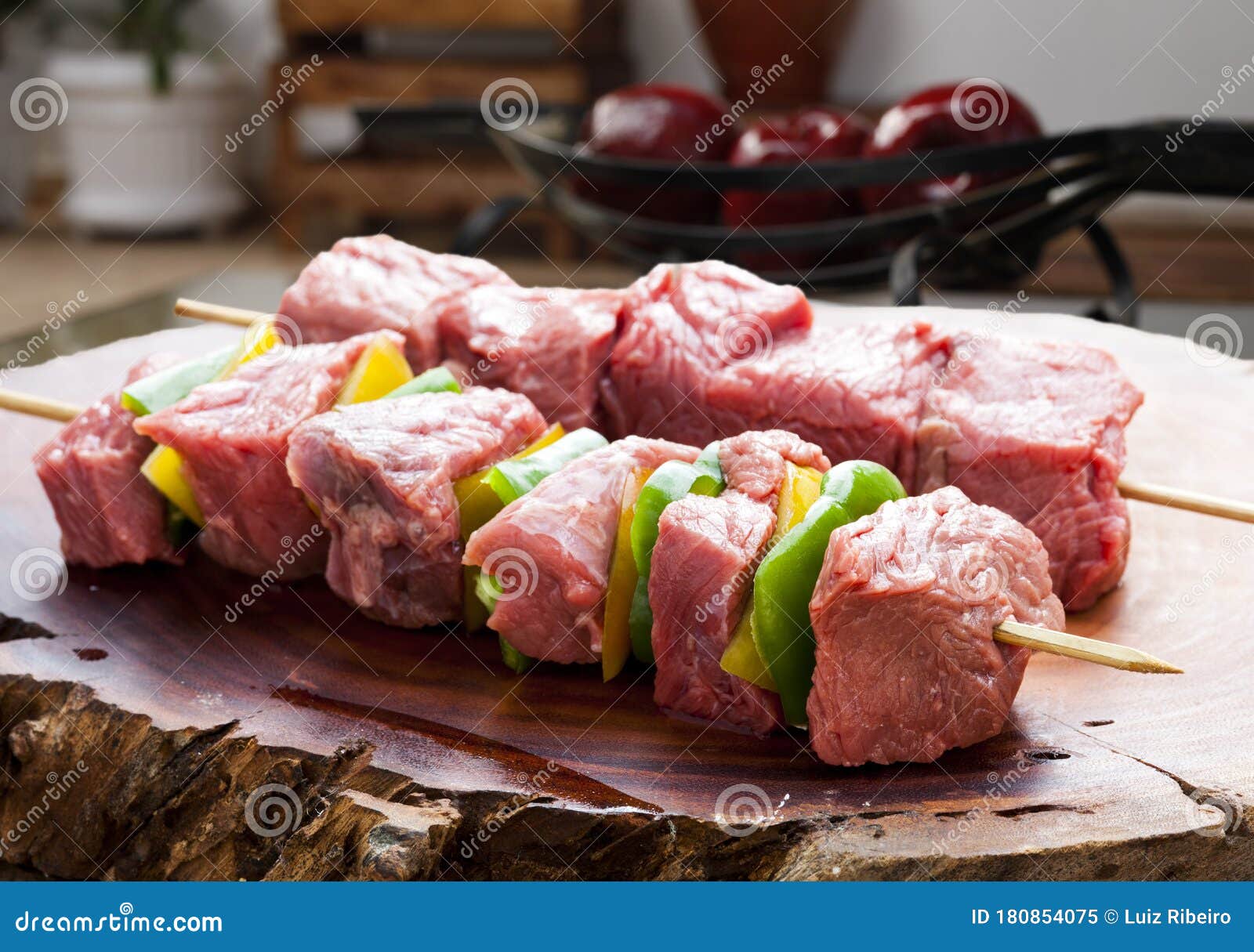 Carne De Res Cruda Deliciosa Imagen de archivo - Imagen de carne, nadie ...