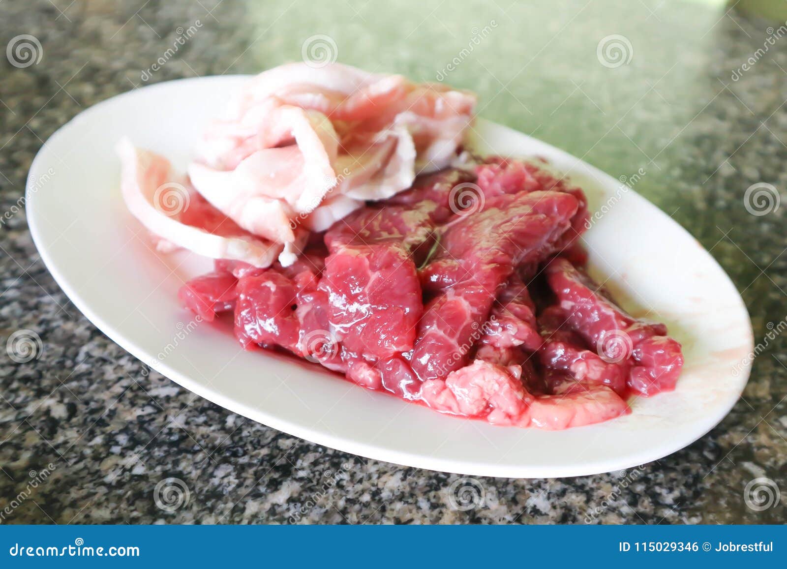 Carne De Vaca Cruda Y Cerdo Crudo Foto de archivo - Imagen de cerdo ...