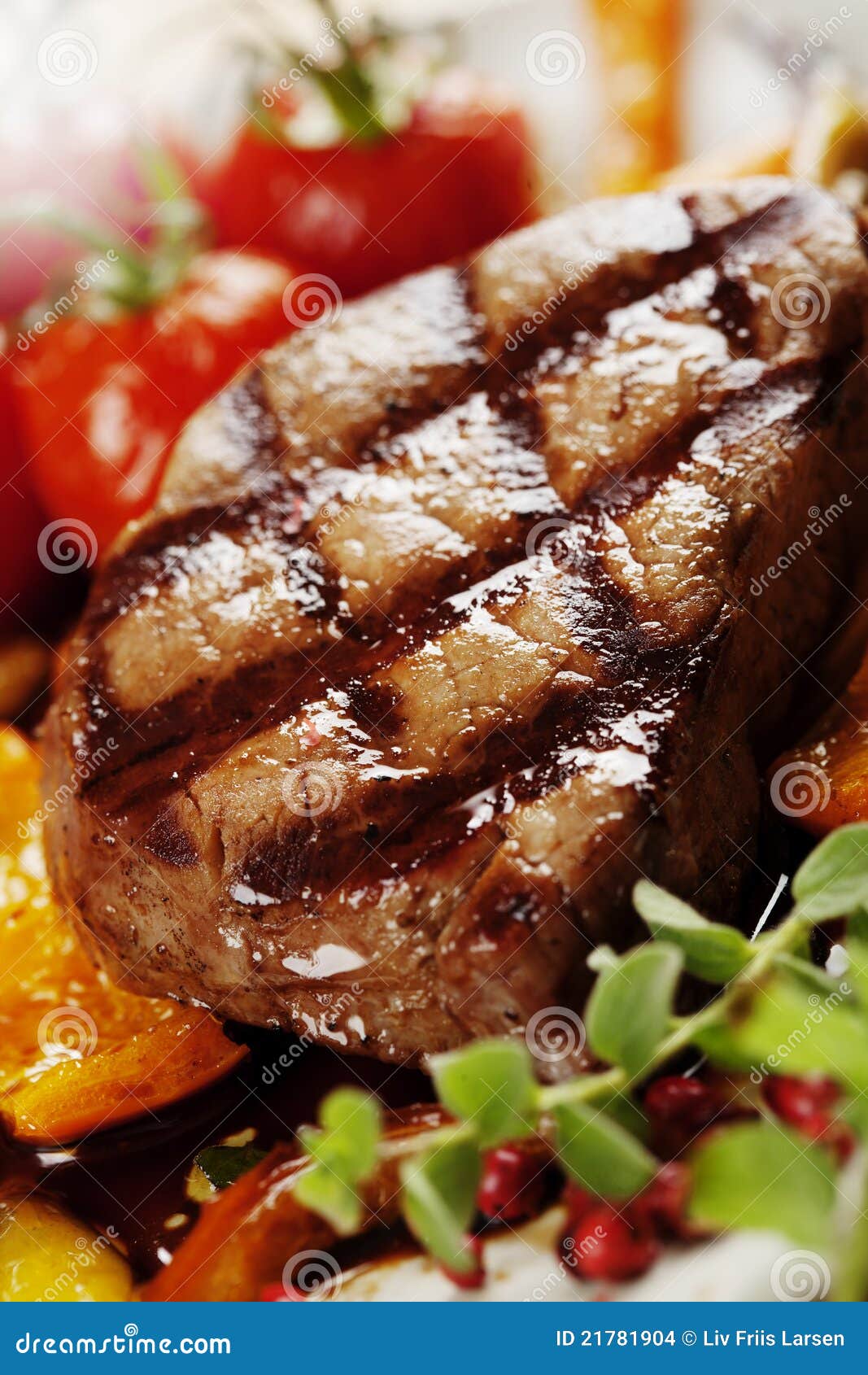 Carne grelhada foto de stock. Imagem de vertical, vida - 21781904