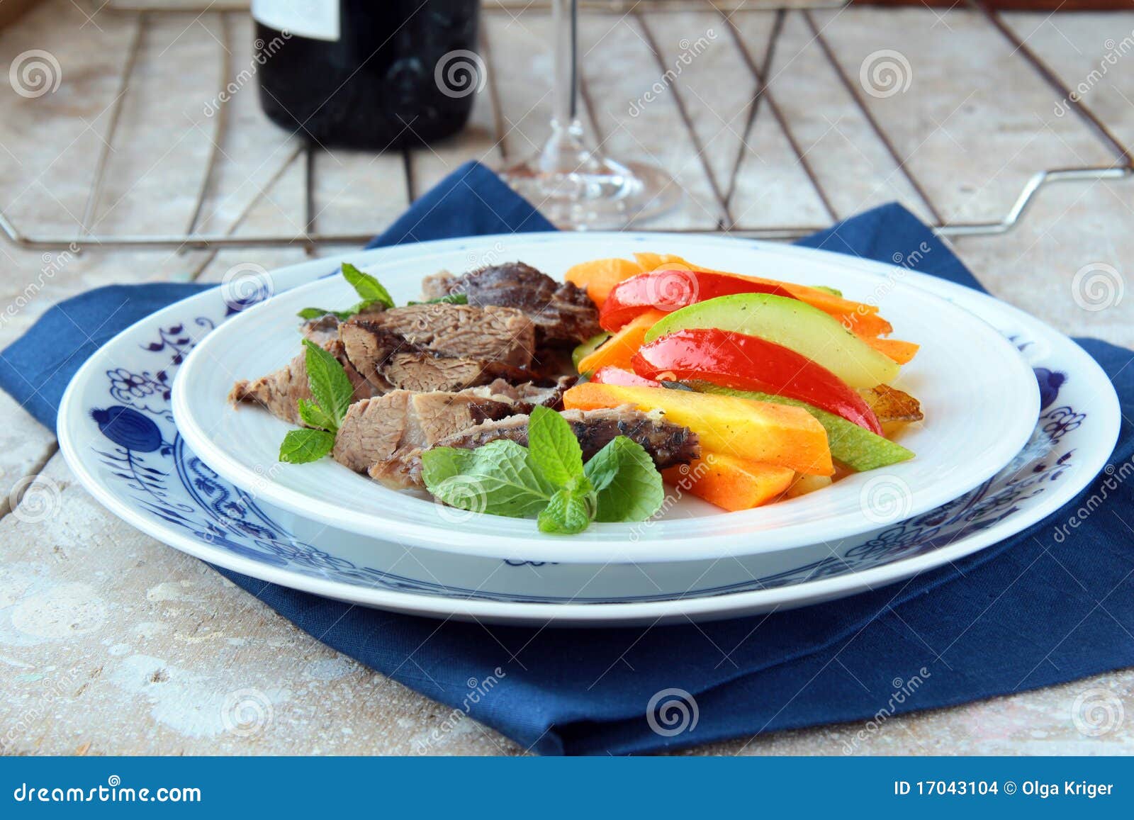 Carne Preparada Asada a La Parilla Foto de archivo - Imagen de alimento ...