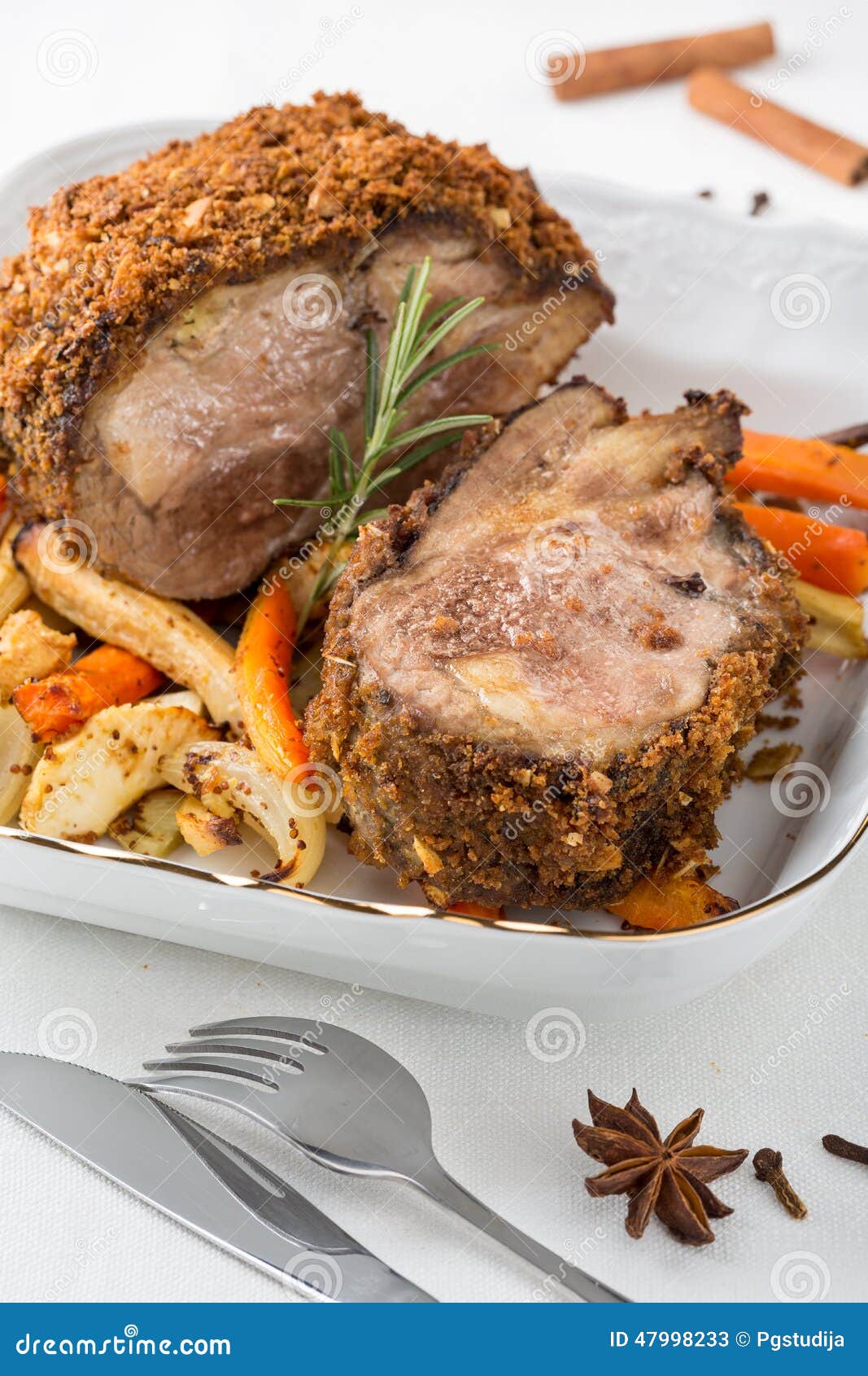 Carne Preparada Con Las Verduras Encendido Imagen de archivo - Imagen ...
