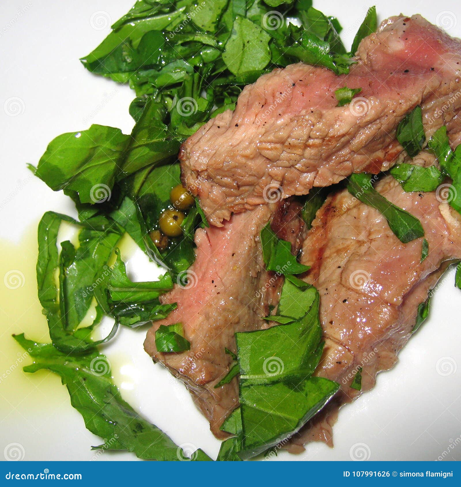 Carne Y Cohete De La Carne De Vaca Foto de archivo - Imagen de comida ...