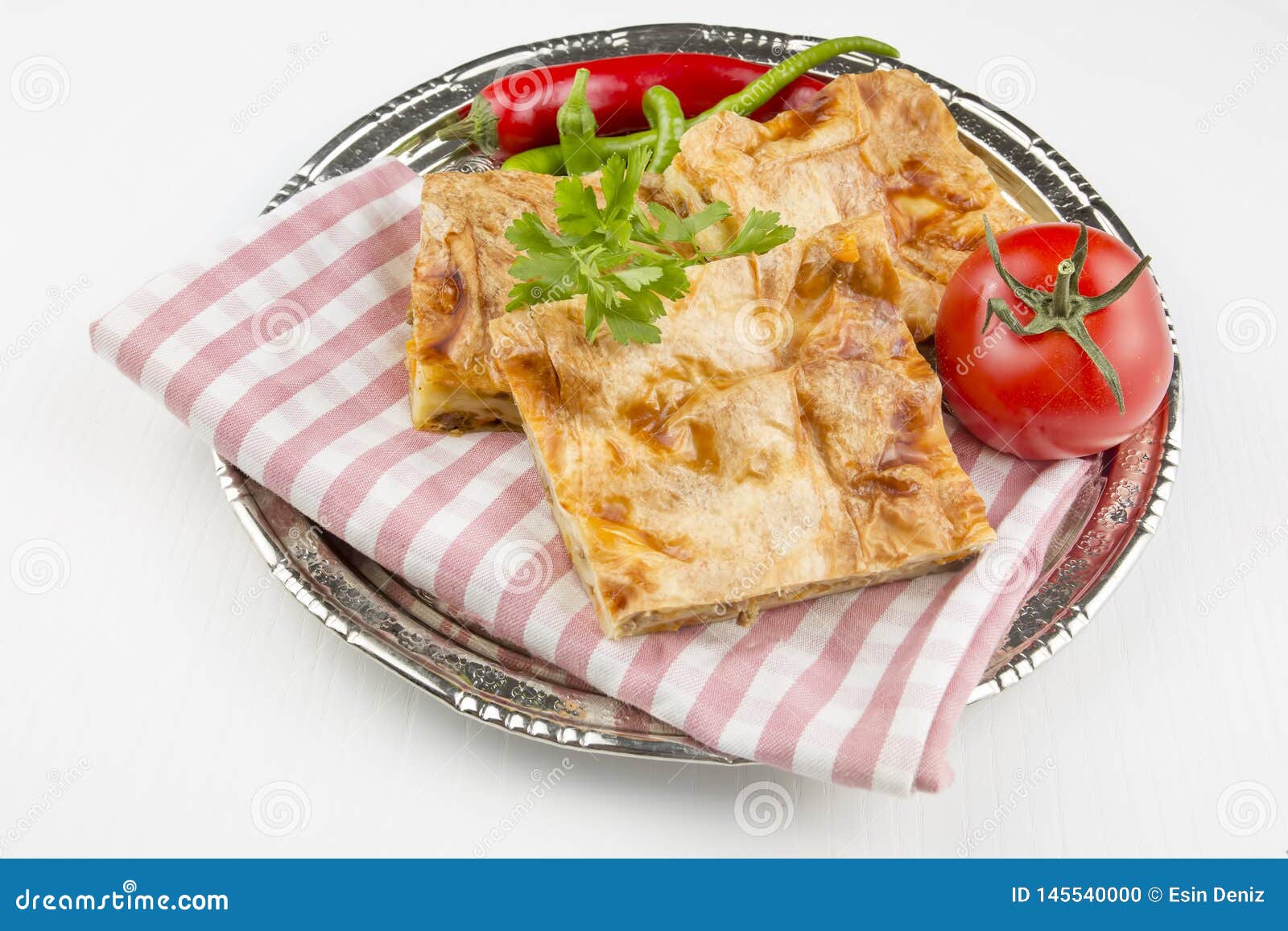 Carnes E Queijos De Pasta Recheada, De Queijo, Borek, Serviam-nos ...