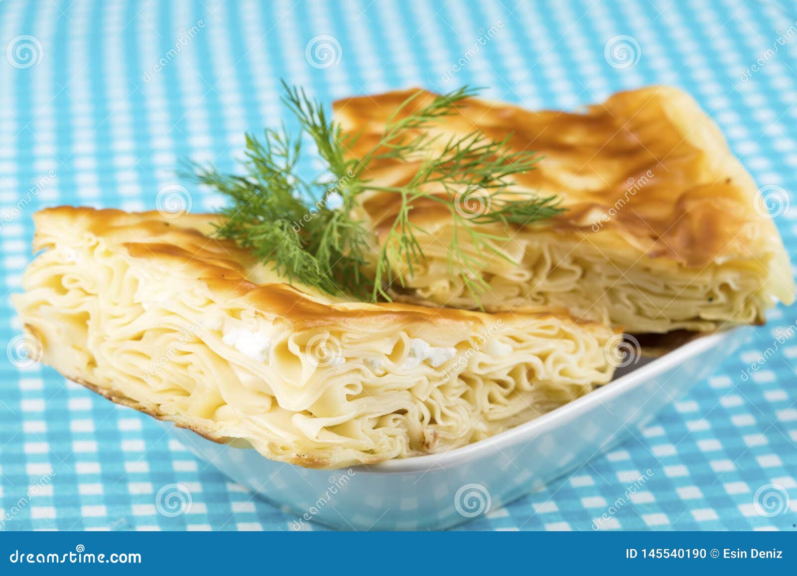 Carnes E Queijos De Pasta Recheada, De Queijo, Borek, Serviam-nos ...