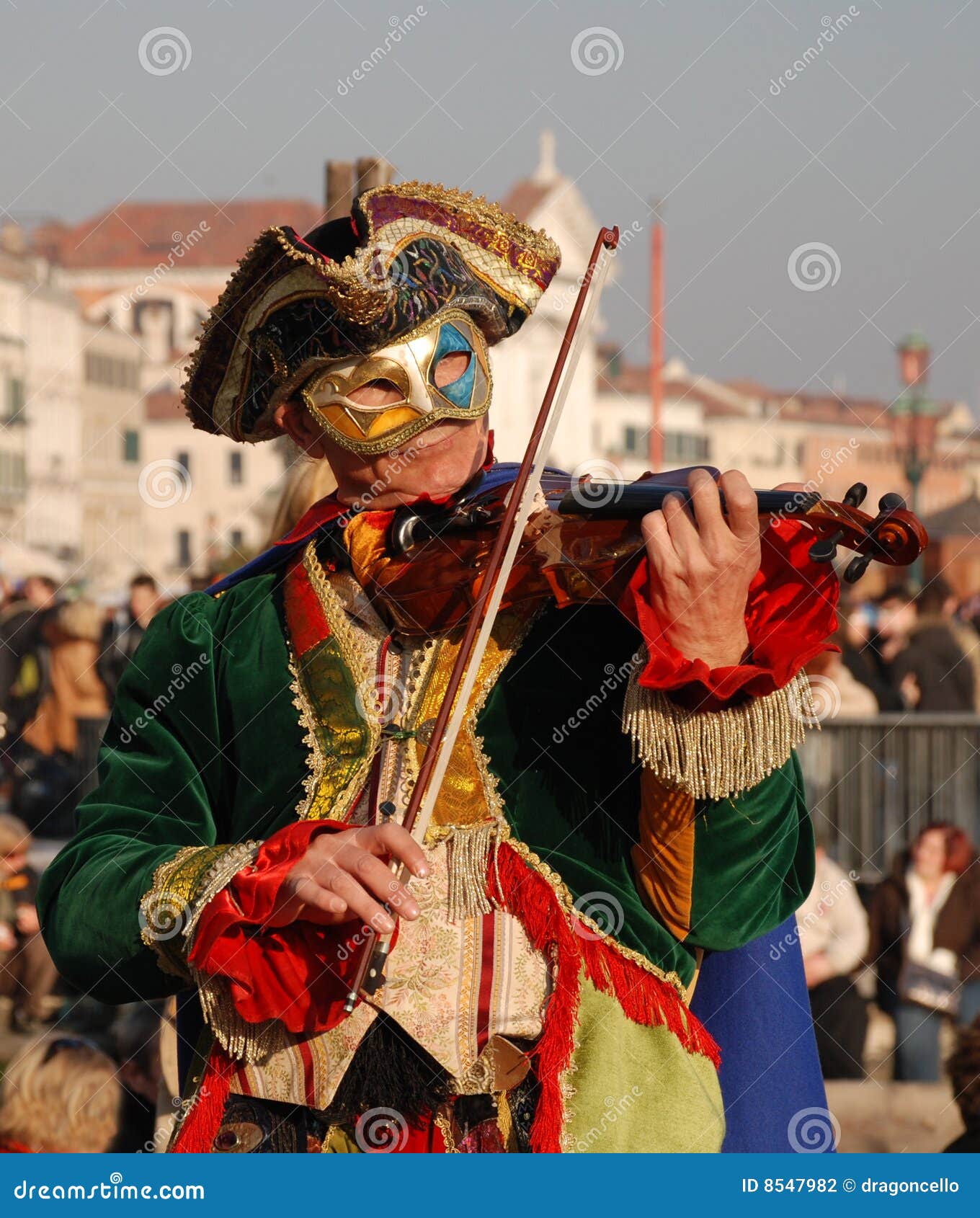 Carnival Fiddle Player editorial photography. Image of plays - 8547982