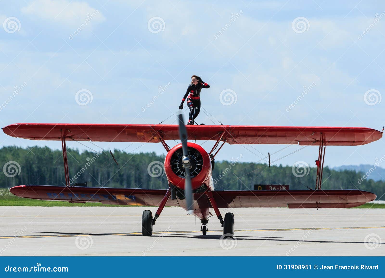 Carol Pilon Wing Walker foto editorial. Imagen de confianza - 31908951