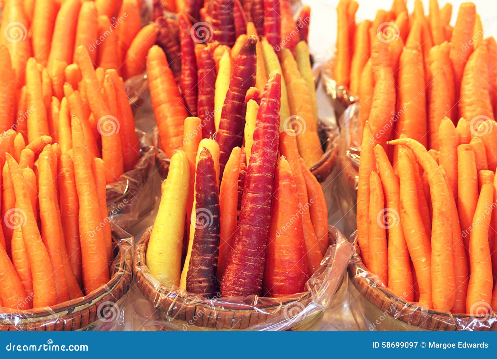 Carote colorate immagine stock. Immagine di esterno, grezzo - 58699097