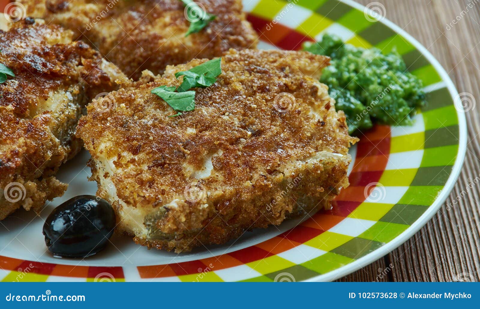 Carpa frita en rumano foto de archivo. Imagen de frito - 102573628