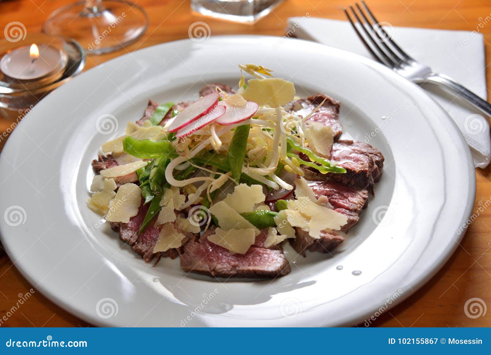 Carpaccio Chamuscado De La Carne De Vaca Imagen de archivo - Imagen de ...