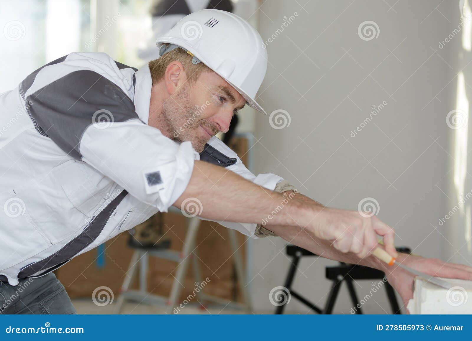 Carpenter at Construction Site Stock Image - Image of plank, caucasian: 278505973