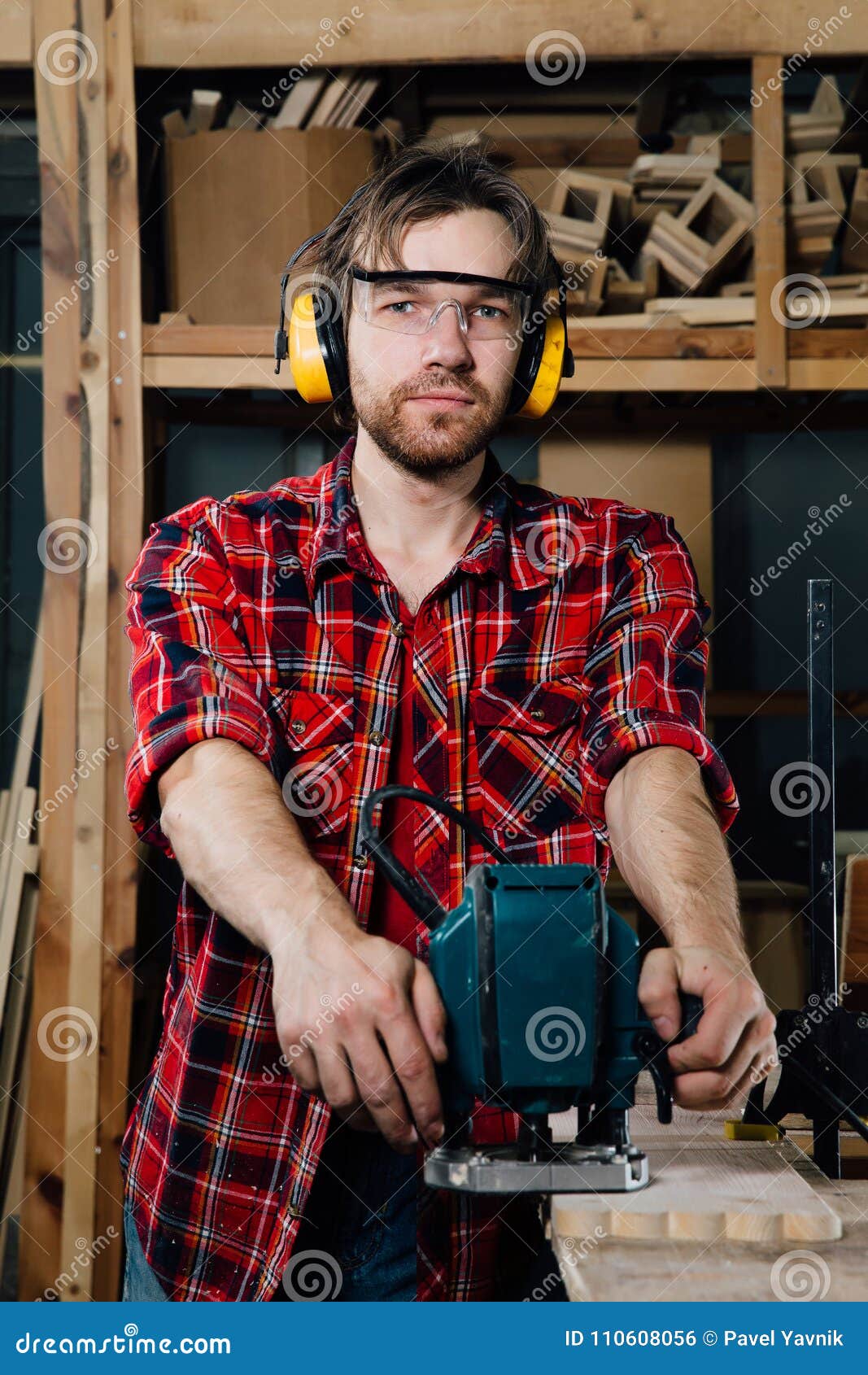 Carpenter Working of Manual Hand Milling Machine in the Carpentry ...