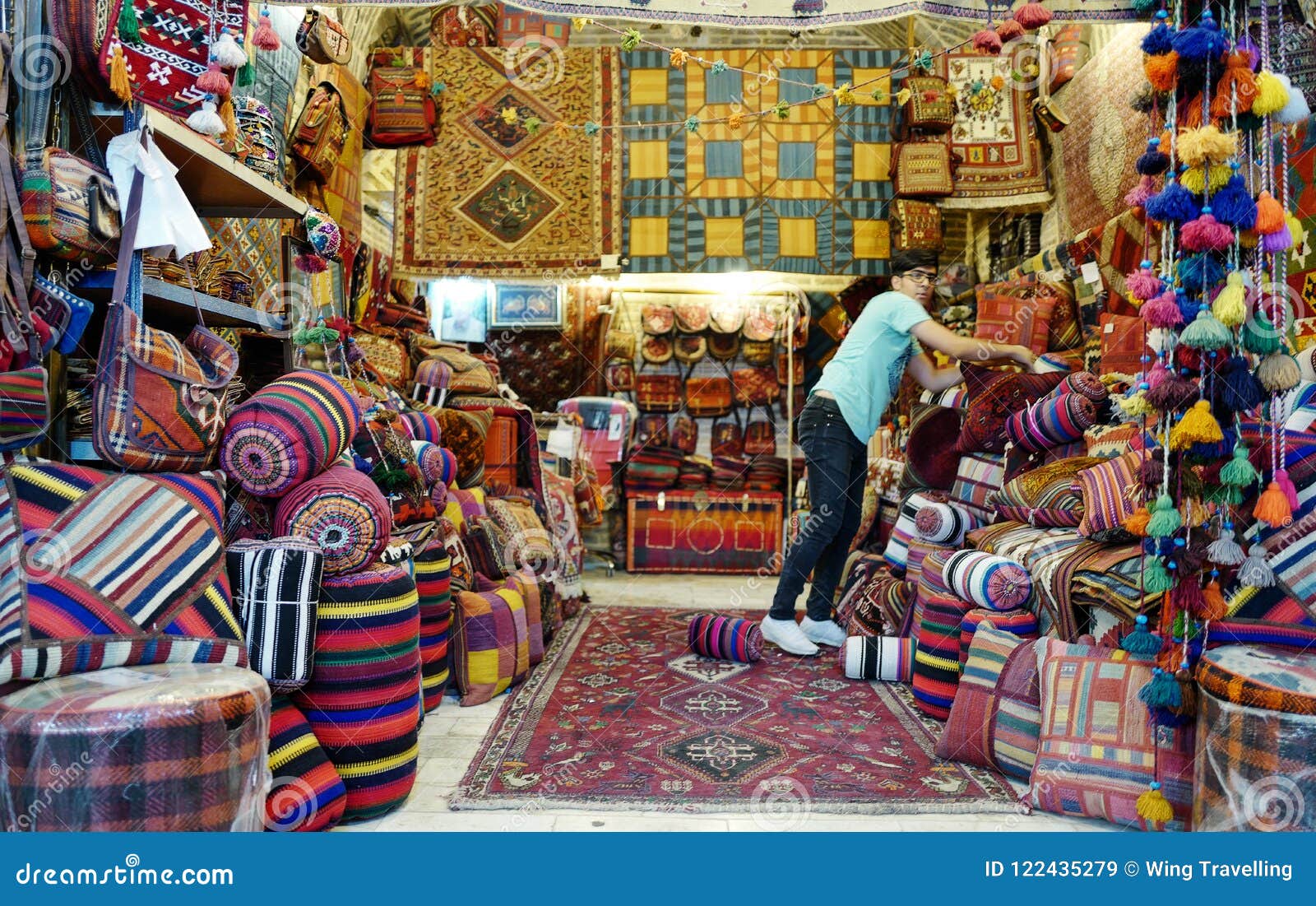 Bazaar in Iran editorial stock image. Image of shop - 122435279