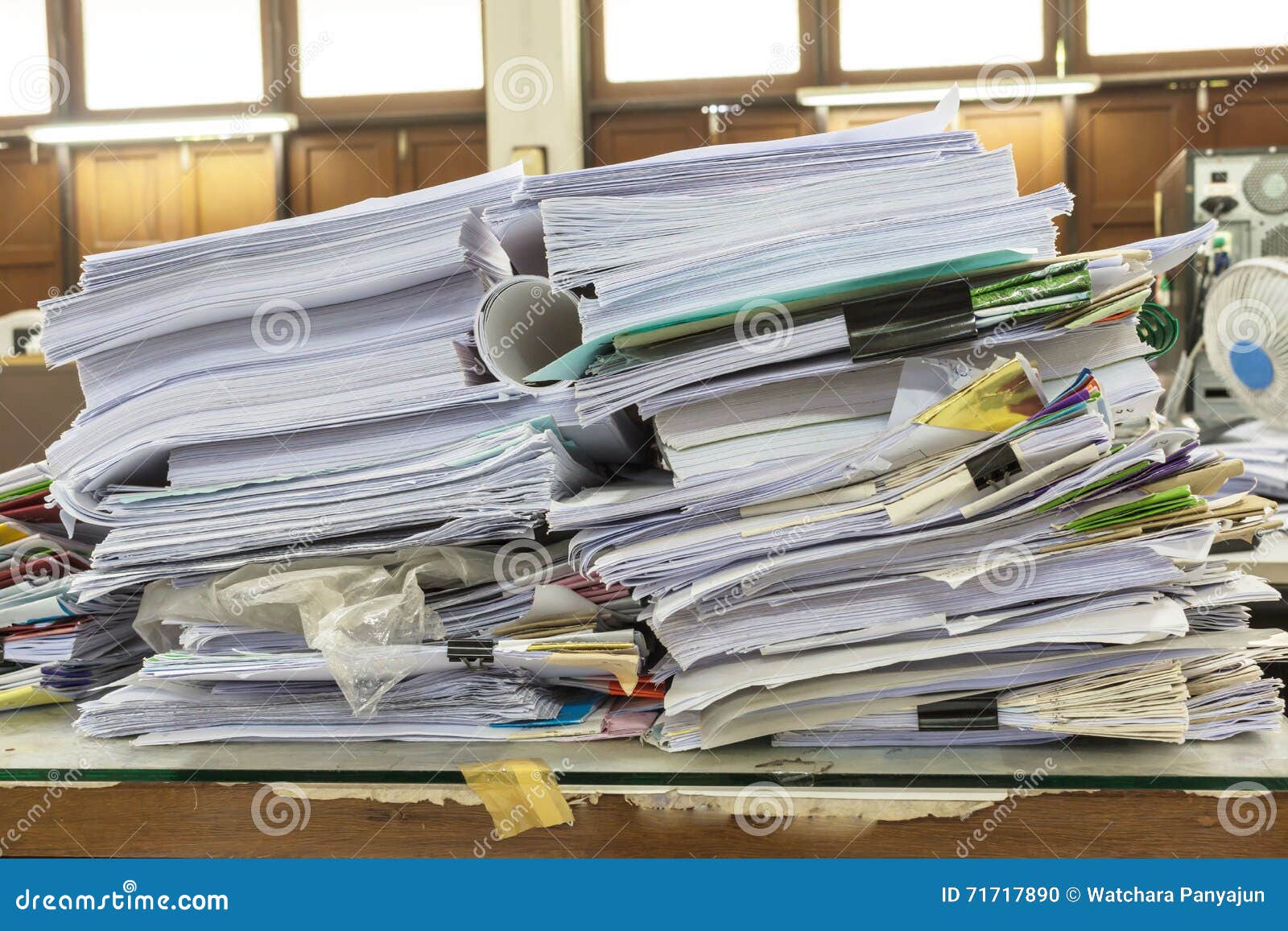 Carpeta Con Los Documentos Y Los Documentos Importantes Foto de archivo ...