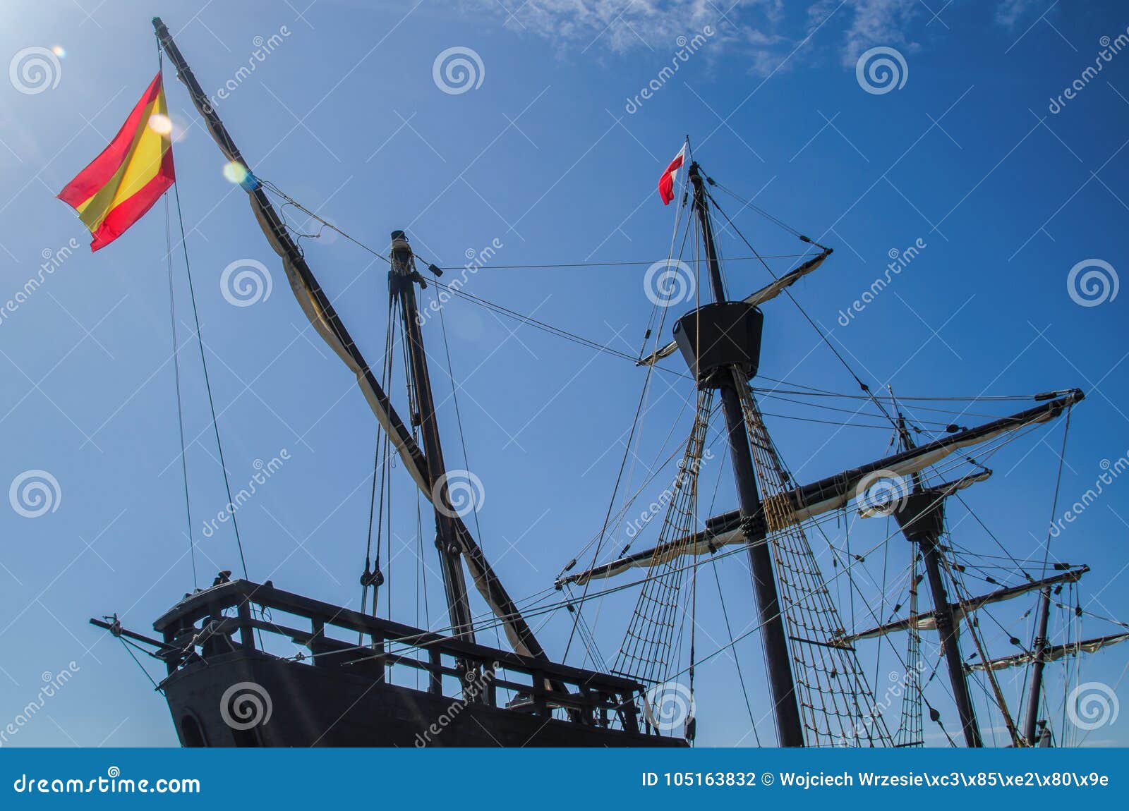 CARRACK stock foto. Image of optuigen, blauw, wederopbouw - 105163832