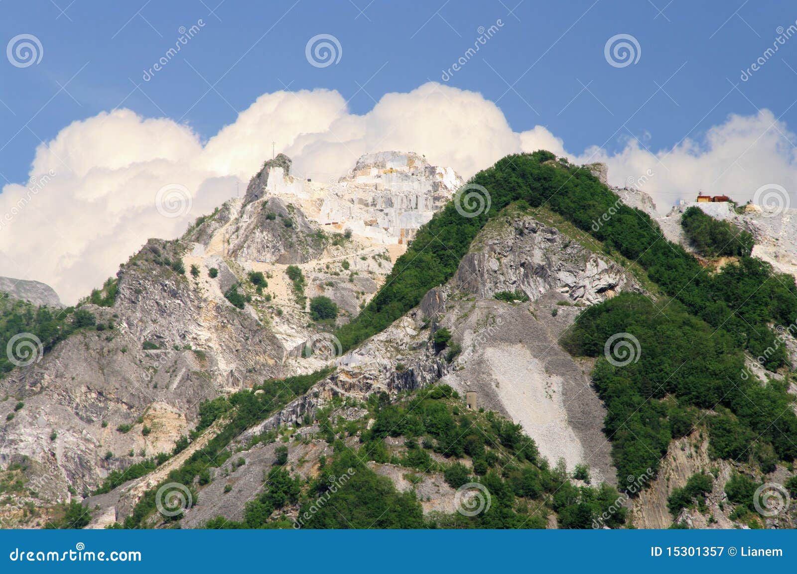 Carrara marble stone pit stock image. Image of mountain - 15301357
