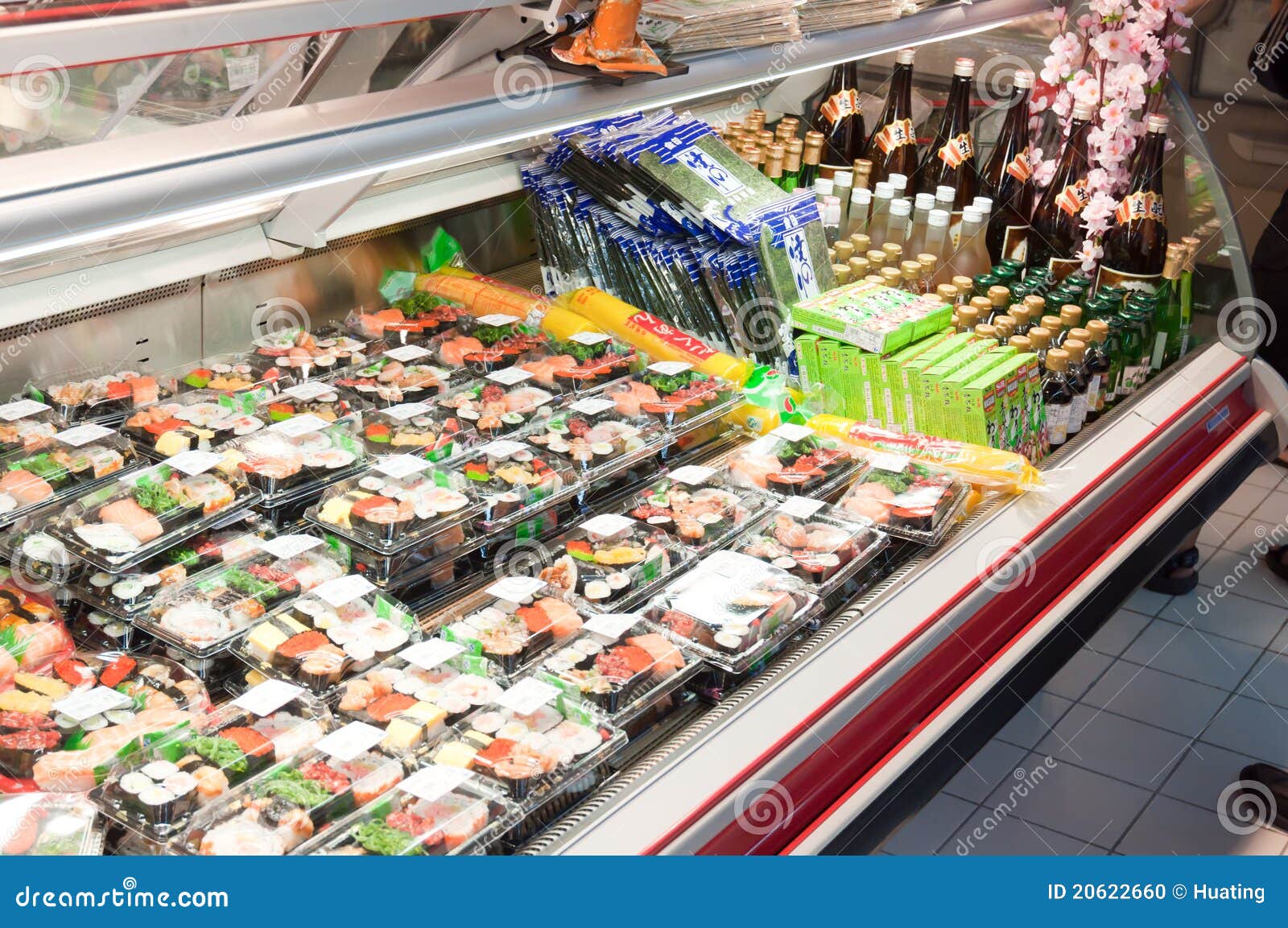 Carrefour in China editorial image. Image of lunch, nori - 20622660