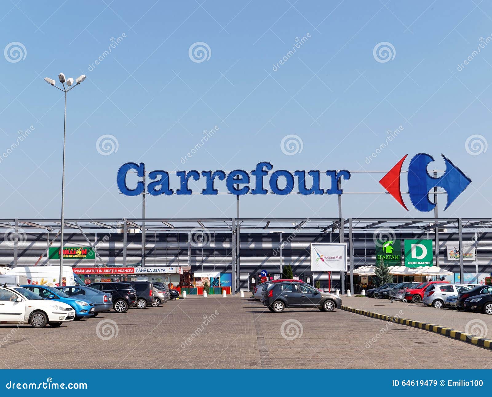 Carrefour-Grossmarkt redaktionelles stockbild. Bild von europa - 64619479