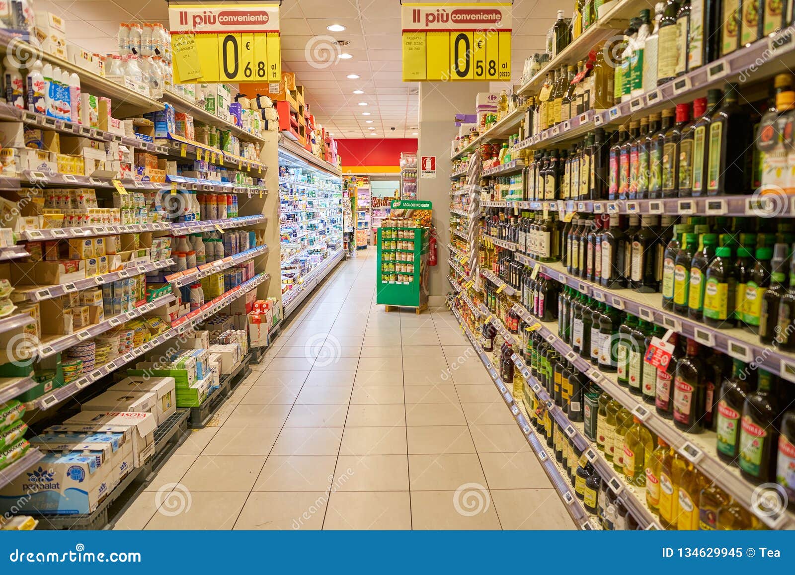 Carrefour editorial image. Image of modern, choice, supermarket - 134629945