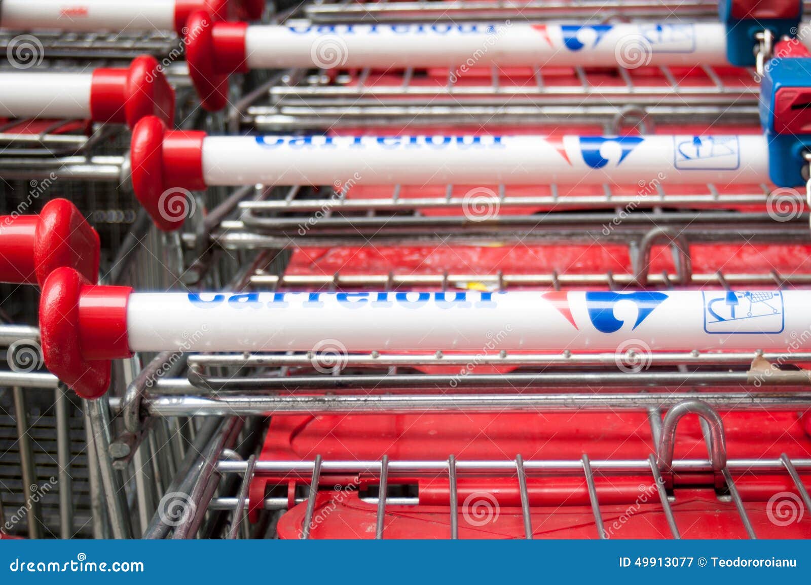 Carrefour shopping carts editorial photography. Image of door - 49913077