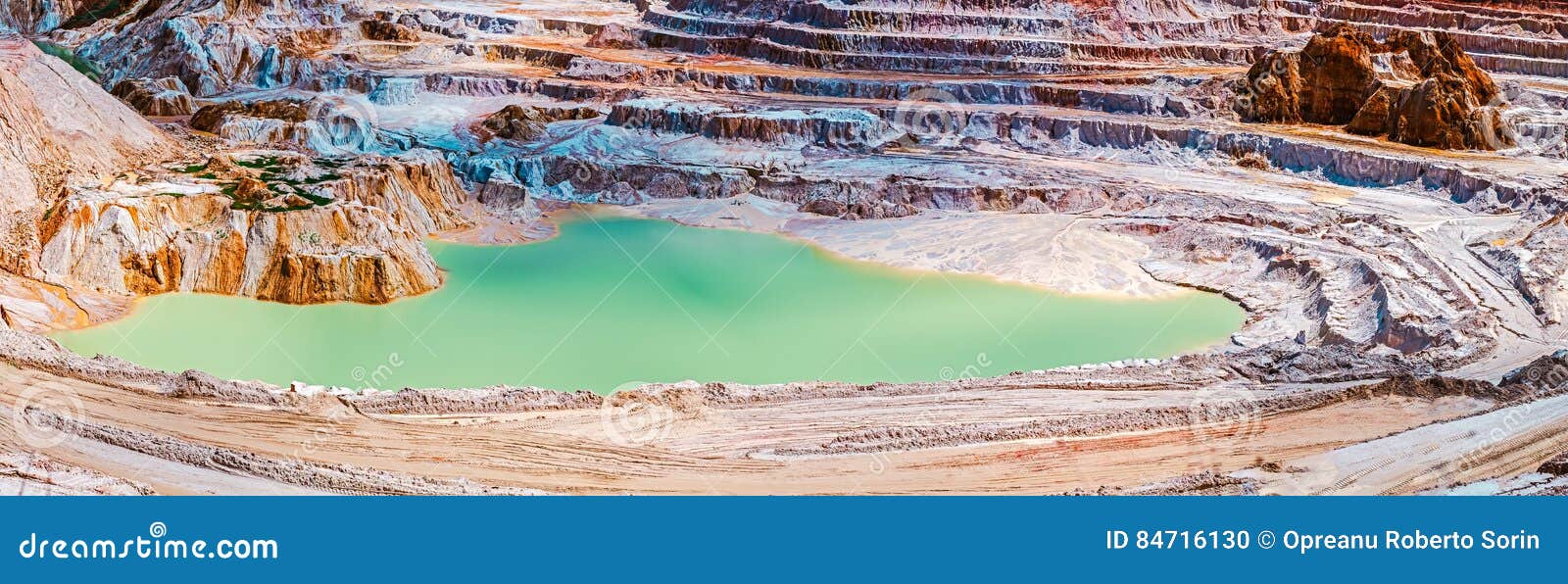 Carreira do caulim foto de stock. Imagem de monte, carreira - 84716130