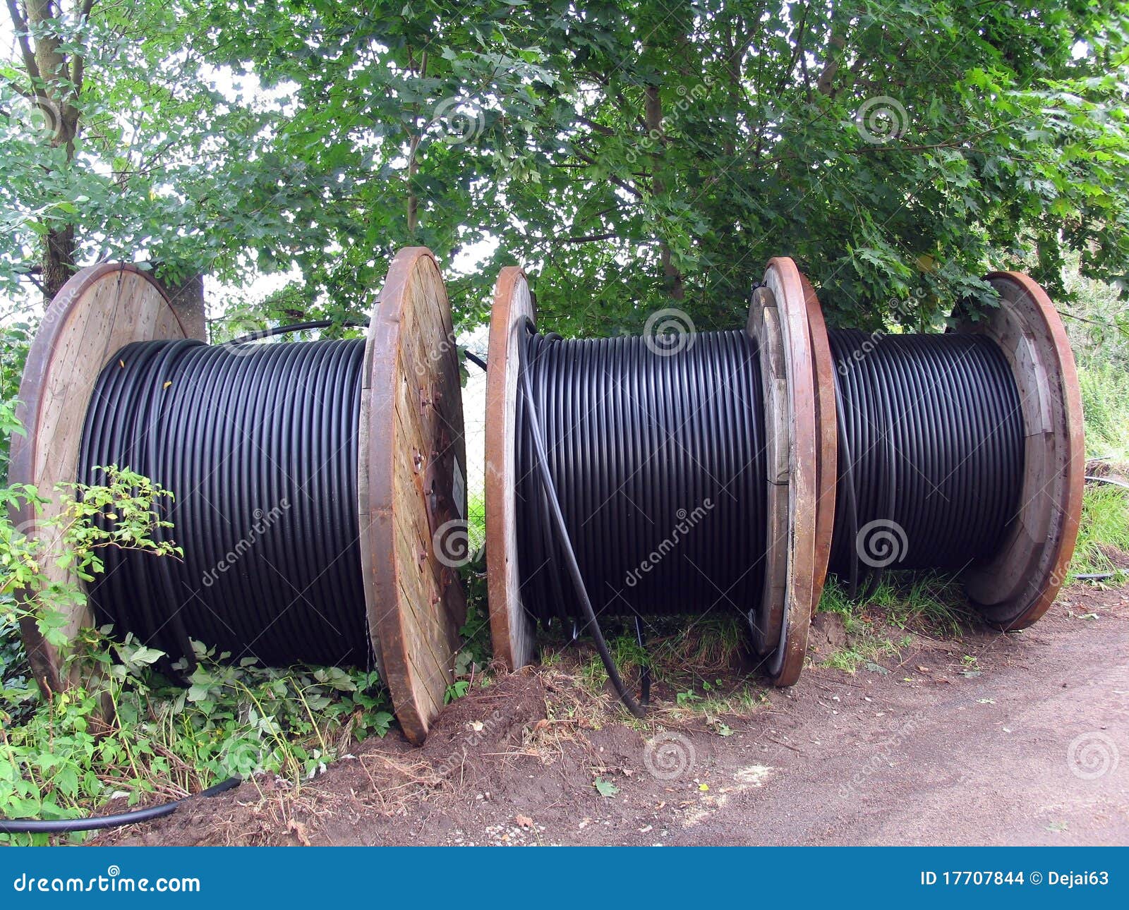 Carrete De Cable Imagenes de archivo - Imagen: 17707844