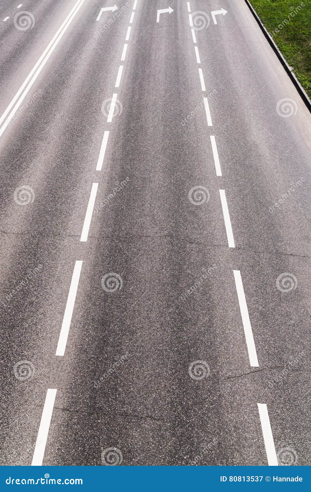 Carretera Con Las Marcas De Camino Imagen de archivo - Imagen de ...