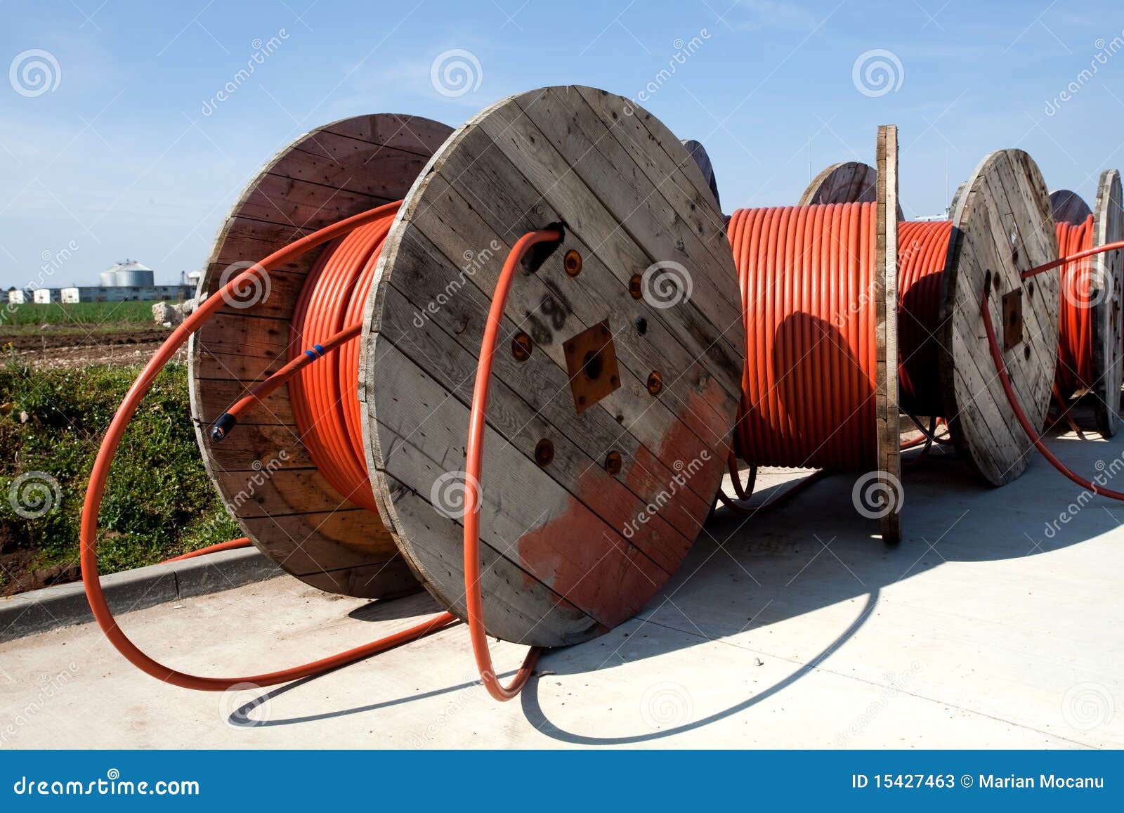 Carretes de cable imagen de archivo. Imagen de azul, rodillo - 15427463