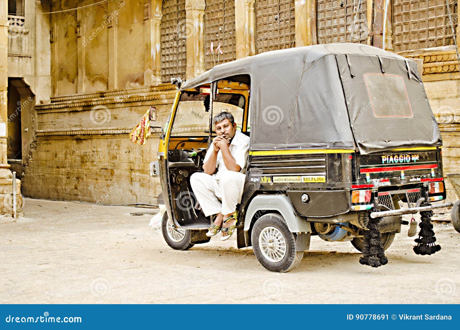 Carrito auto indio foto editorial. Imagen de apretado - 90778691