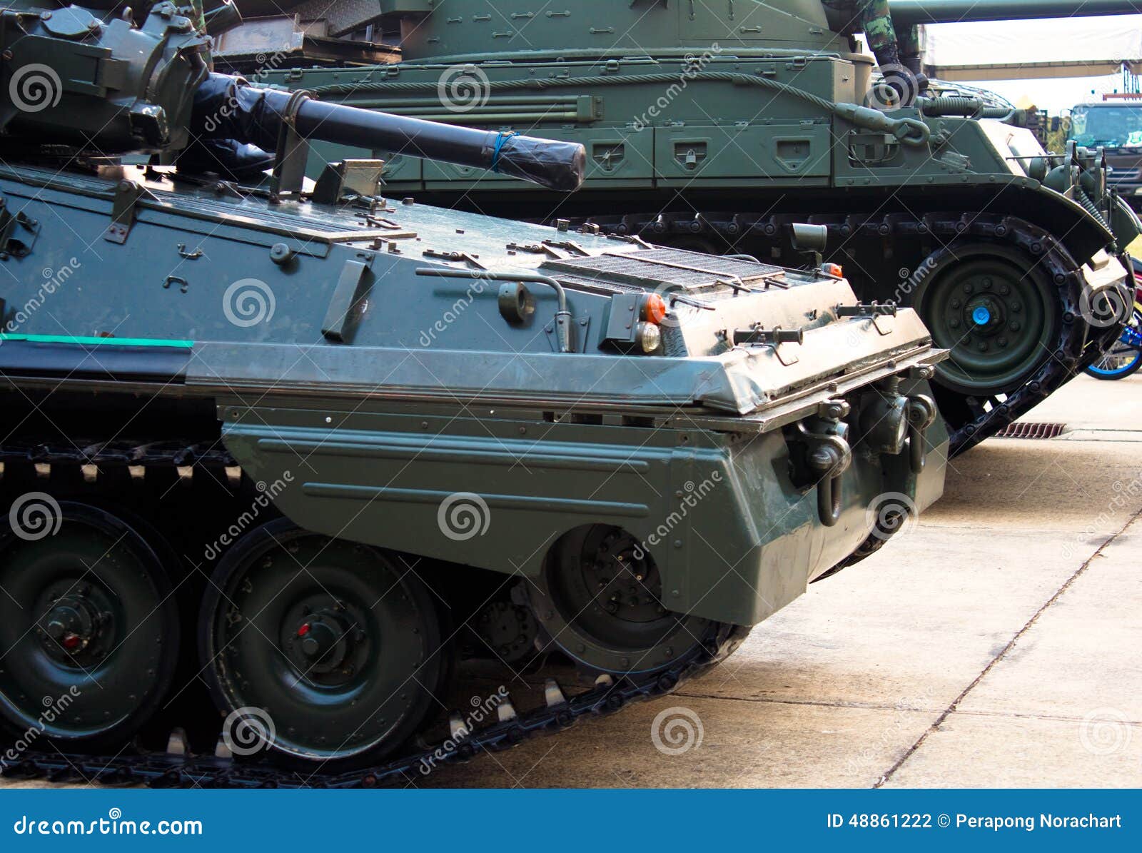 Carro armato militare fotografia stock. Immagine di guerra - 48861222