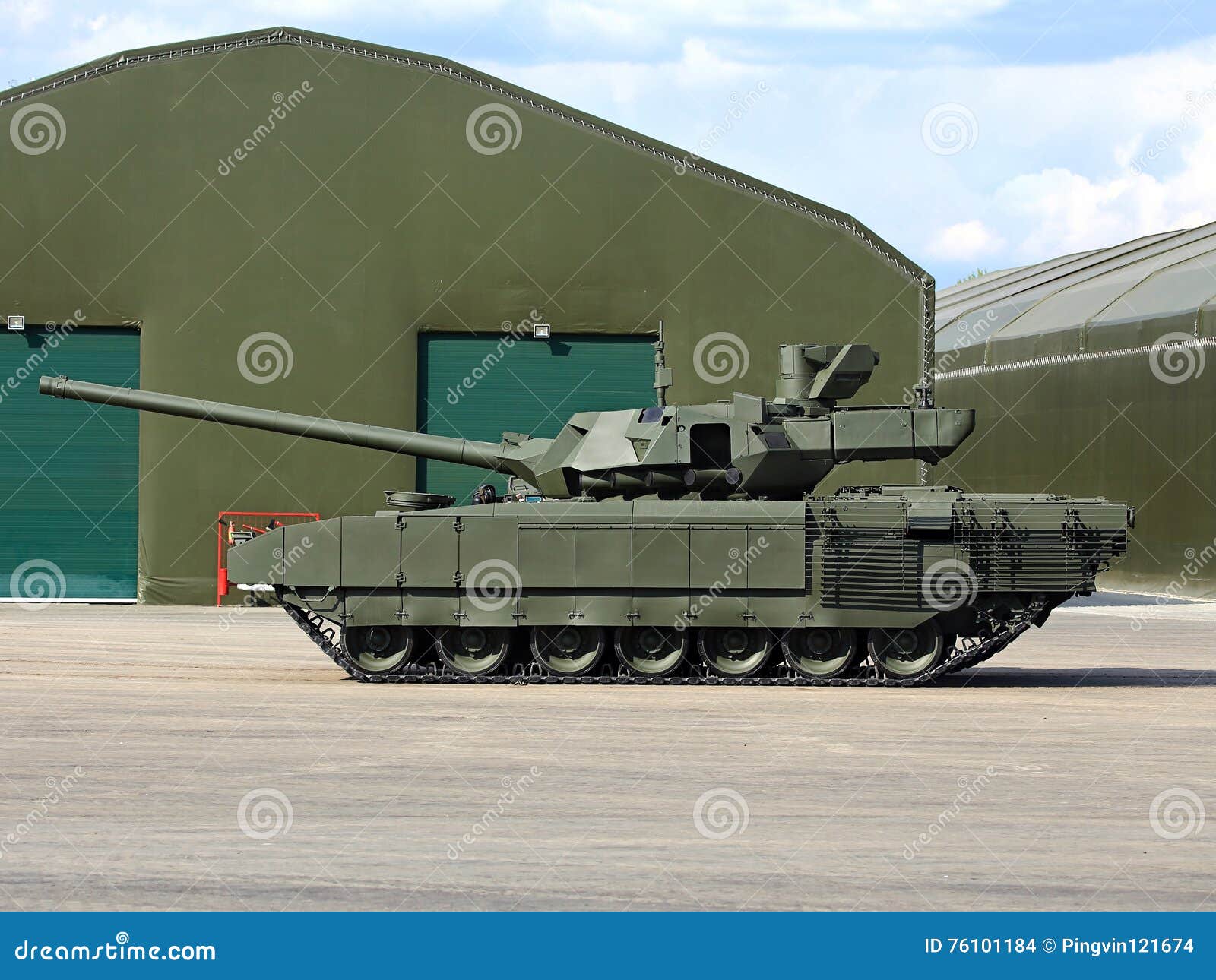 Carro armato russo moderno fotografia stock. Immagine di camuffamento ...