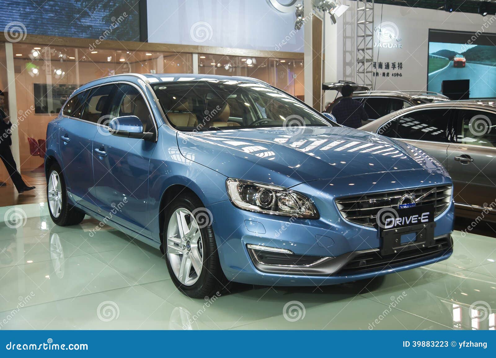 Carro Azul Da Movimentação-e De Volvo Foto de Stock Editorial - Imagem ...