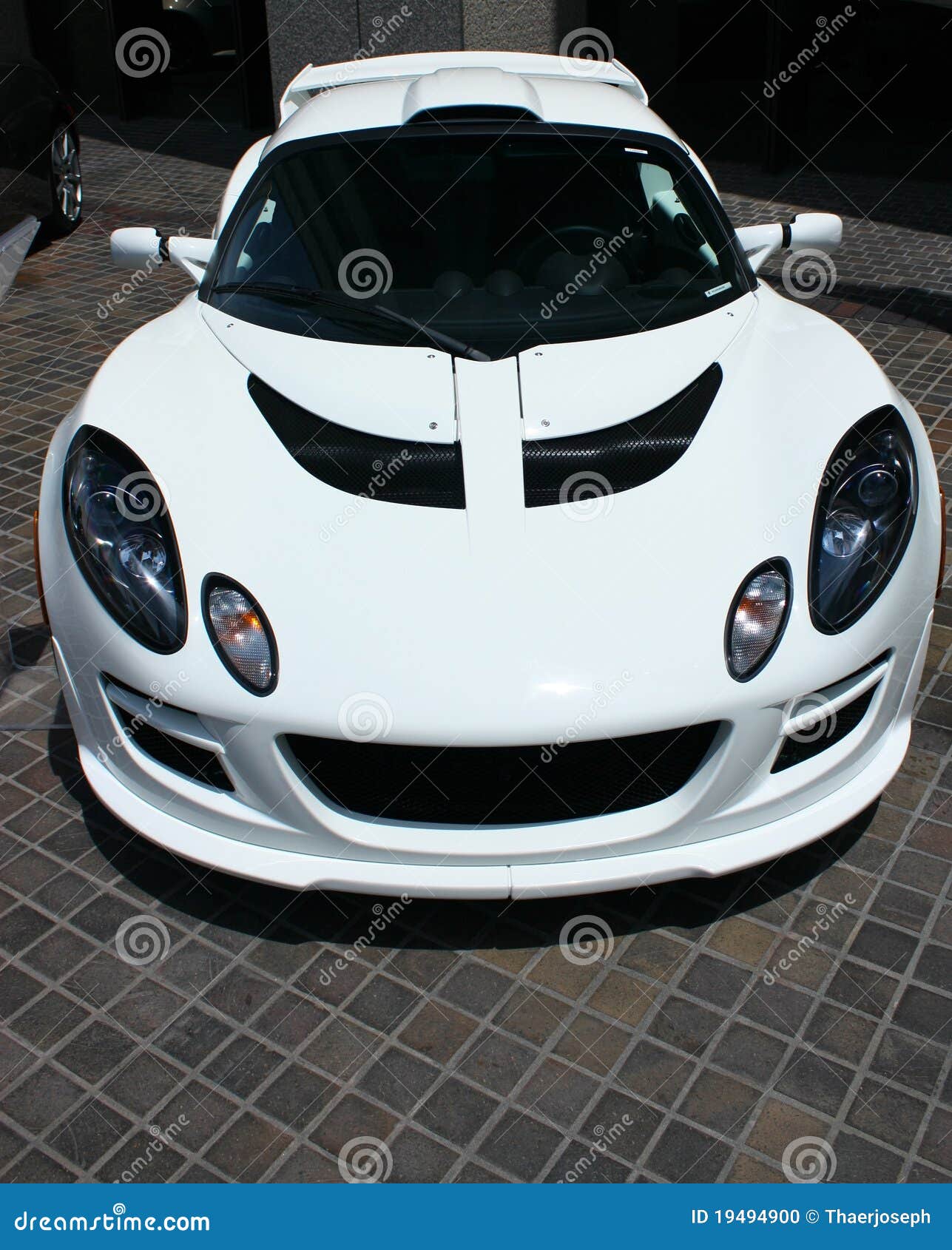 Carro branco moderno foto de stock. Imagem de moderno - 19494900