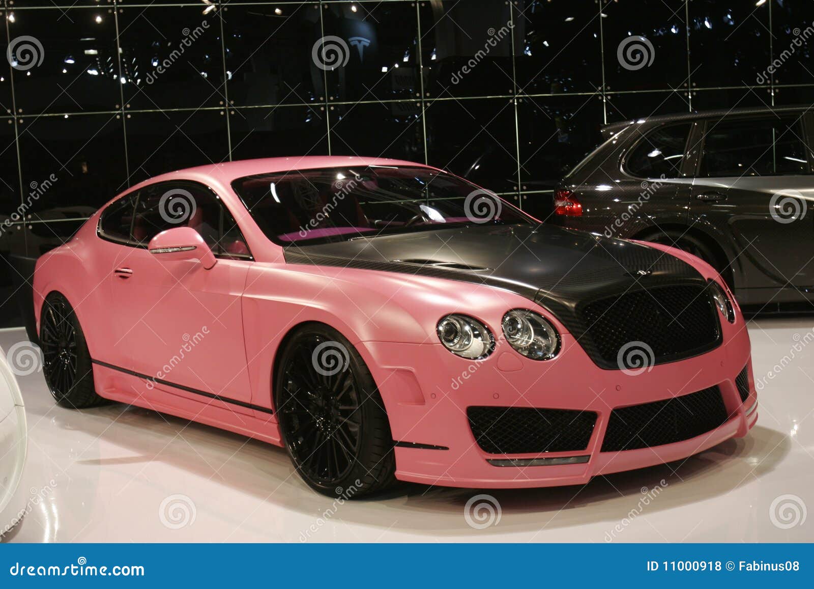Carro Cor-de-rosa De Bentley Foto de Stock Editorial - Imagem de ...