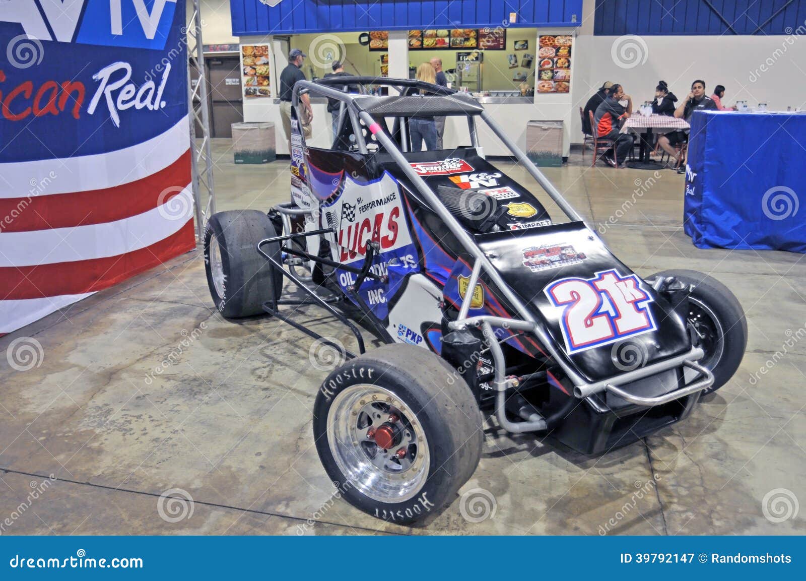 Carro De Corridas Oval Da Trilha Fotografia Editorial - Imagem de ...