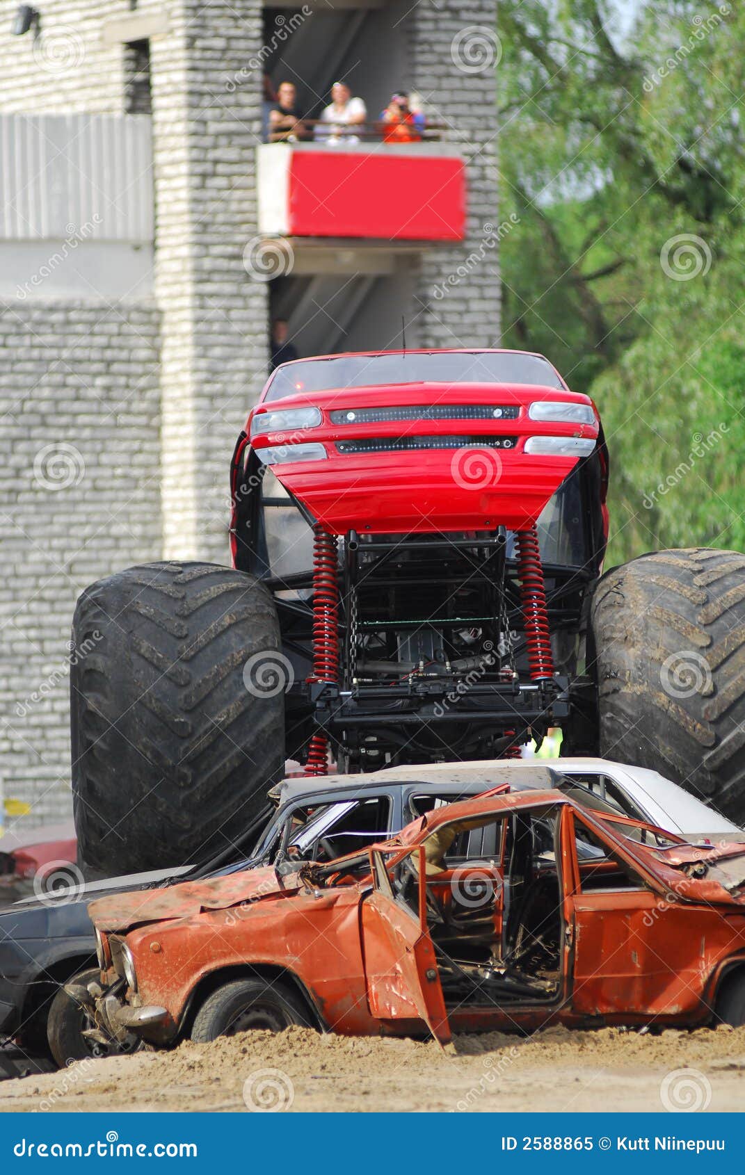 Carro de monstruo imagen de archivo. Imagen de machacado - 2588865