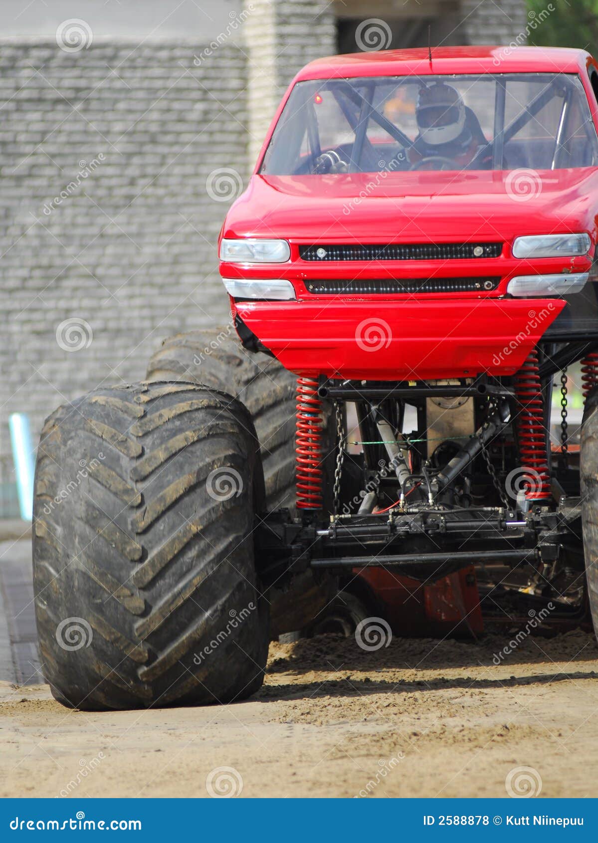Carro de monstruo foto de archivo. Imagen de coches, arruinado - 2588878