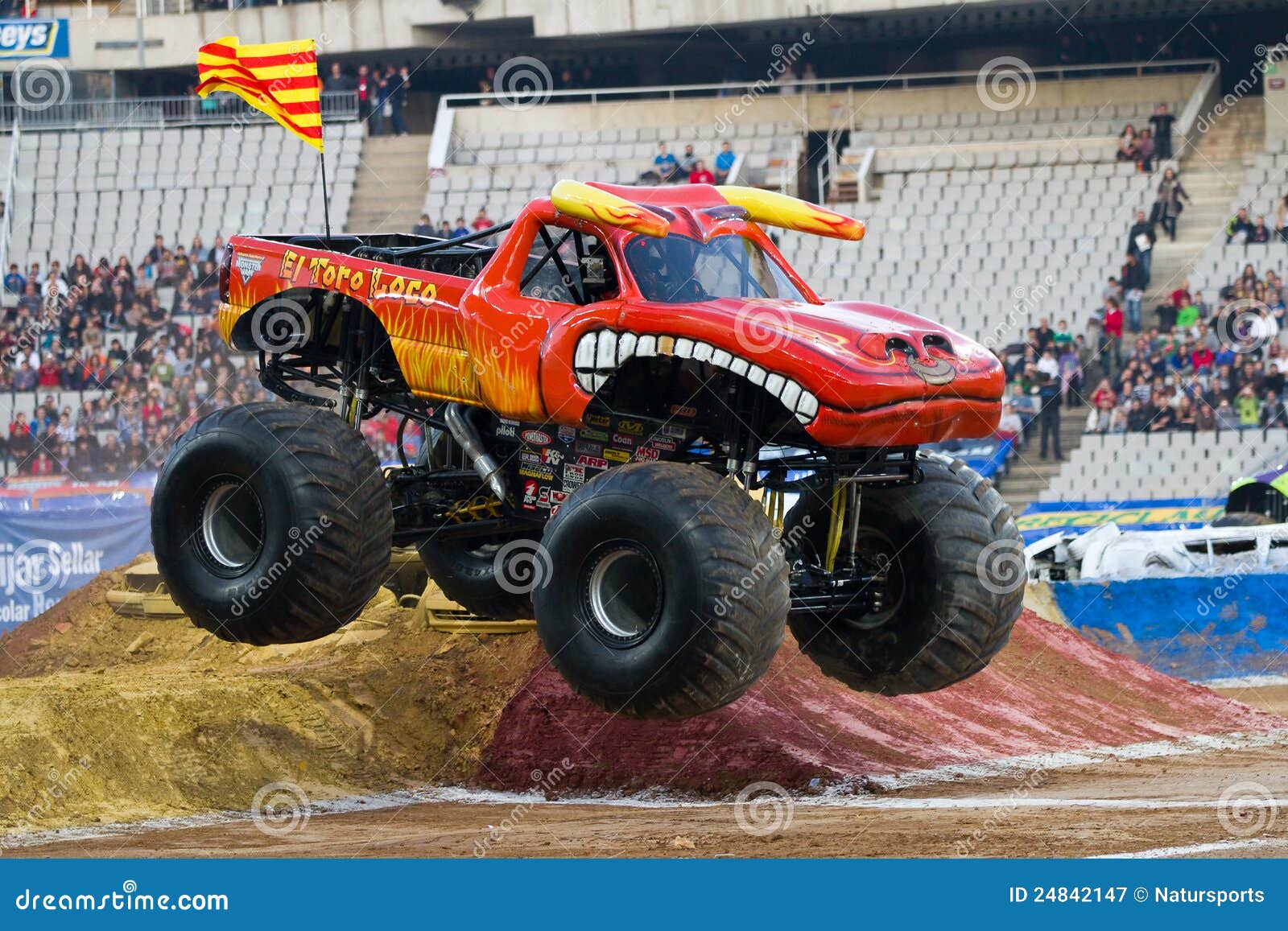 Carro De Monstruo Del Loco De Toro Fotografía editorial - Imagen de ...