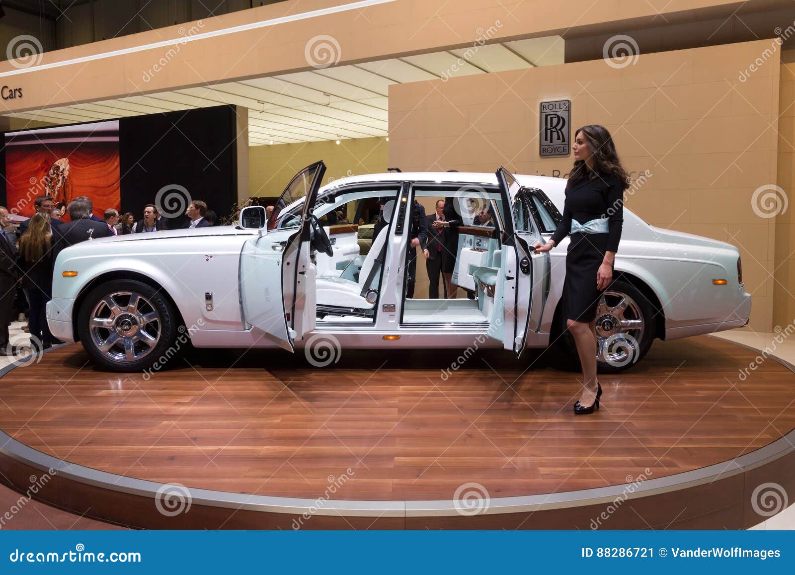 Carro De Rolls Royce Phantom Serenity Foto Editorial - Imagem de ...