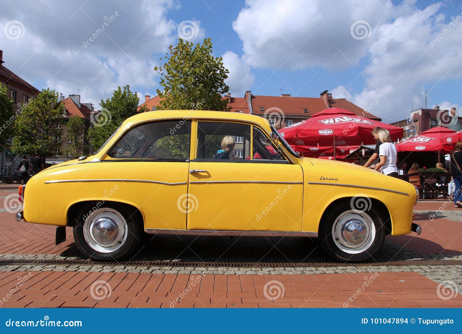 Carro de Syrena imagem de stock editorial. Imagem de antiguidade ...