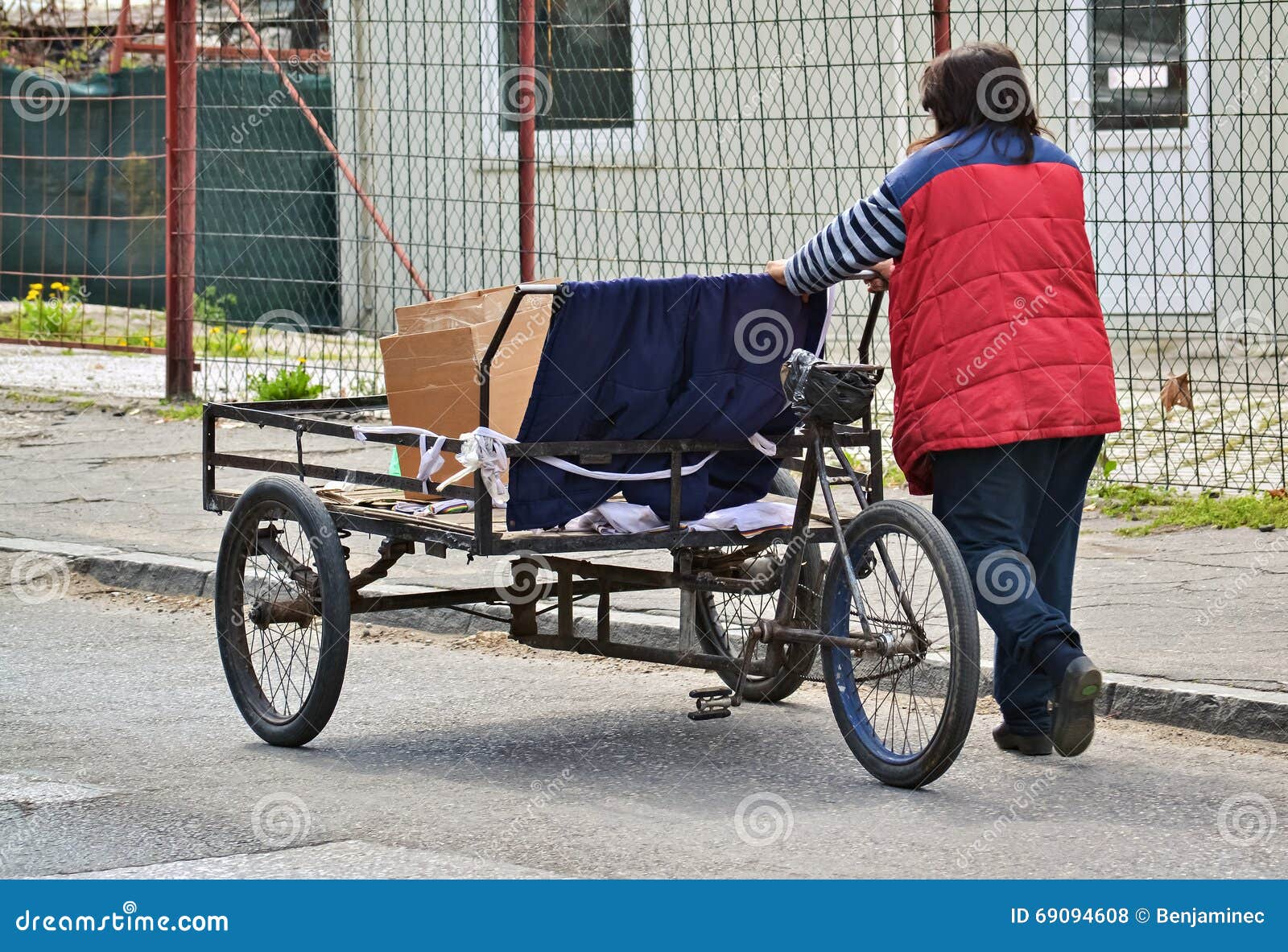 Carro de tres ruedas foto de archivo editorial. Imagen de persona ...