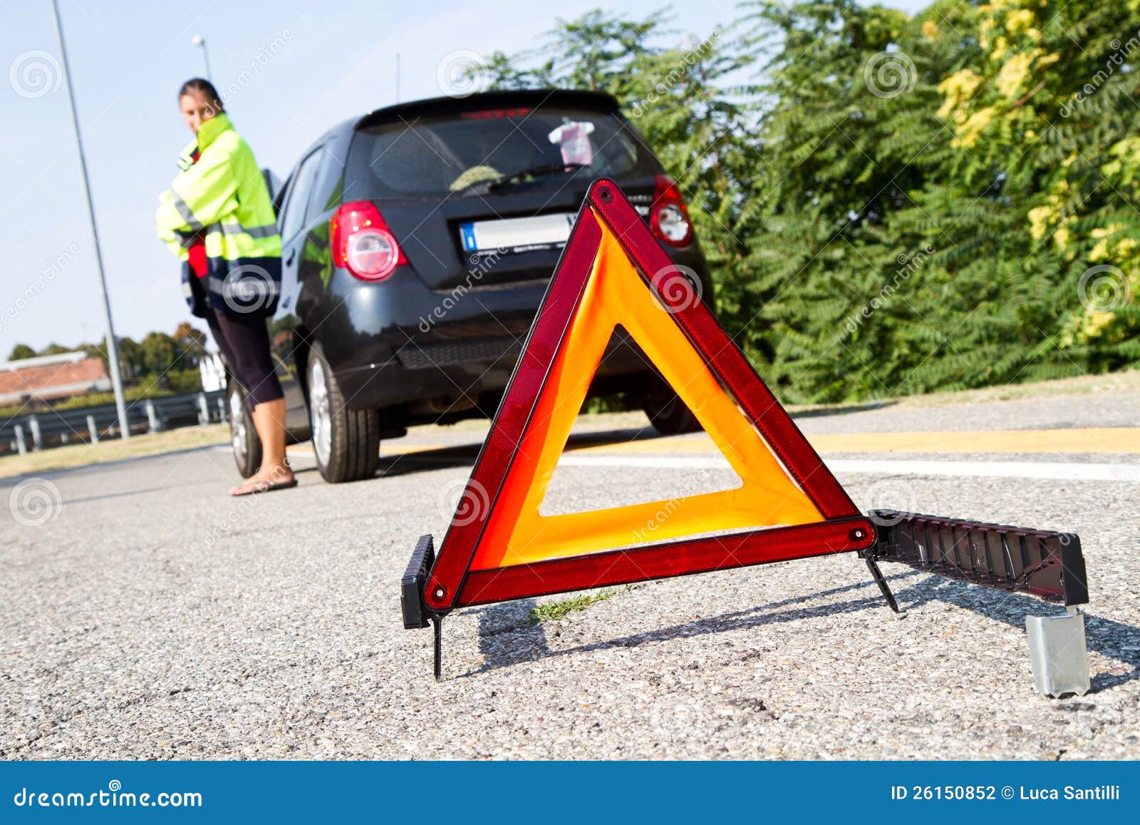 Carro dividido foto de stock. Imagem de furado, carro - 26150852