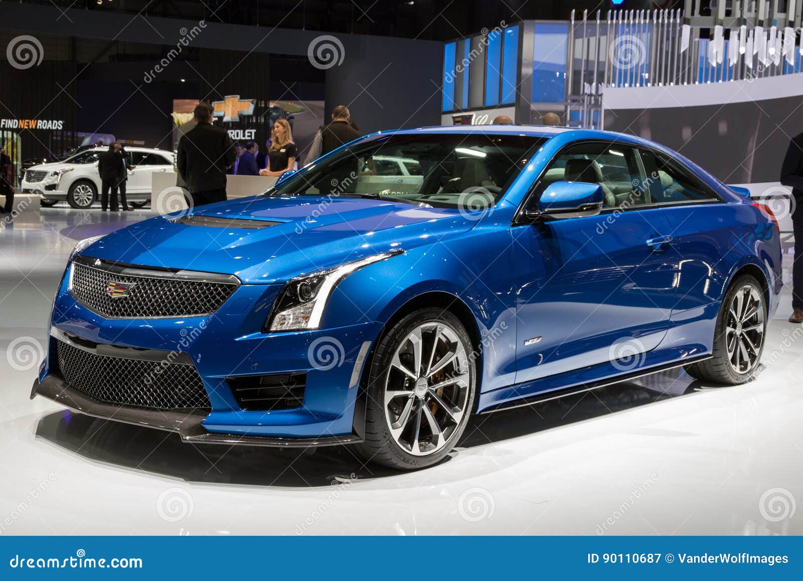 Carro do ATS V de Cadillac fotografia editorial. Imagem de azul - 90110687