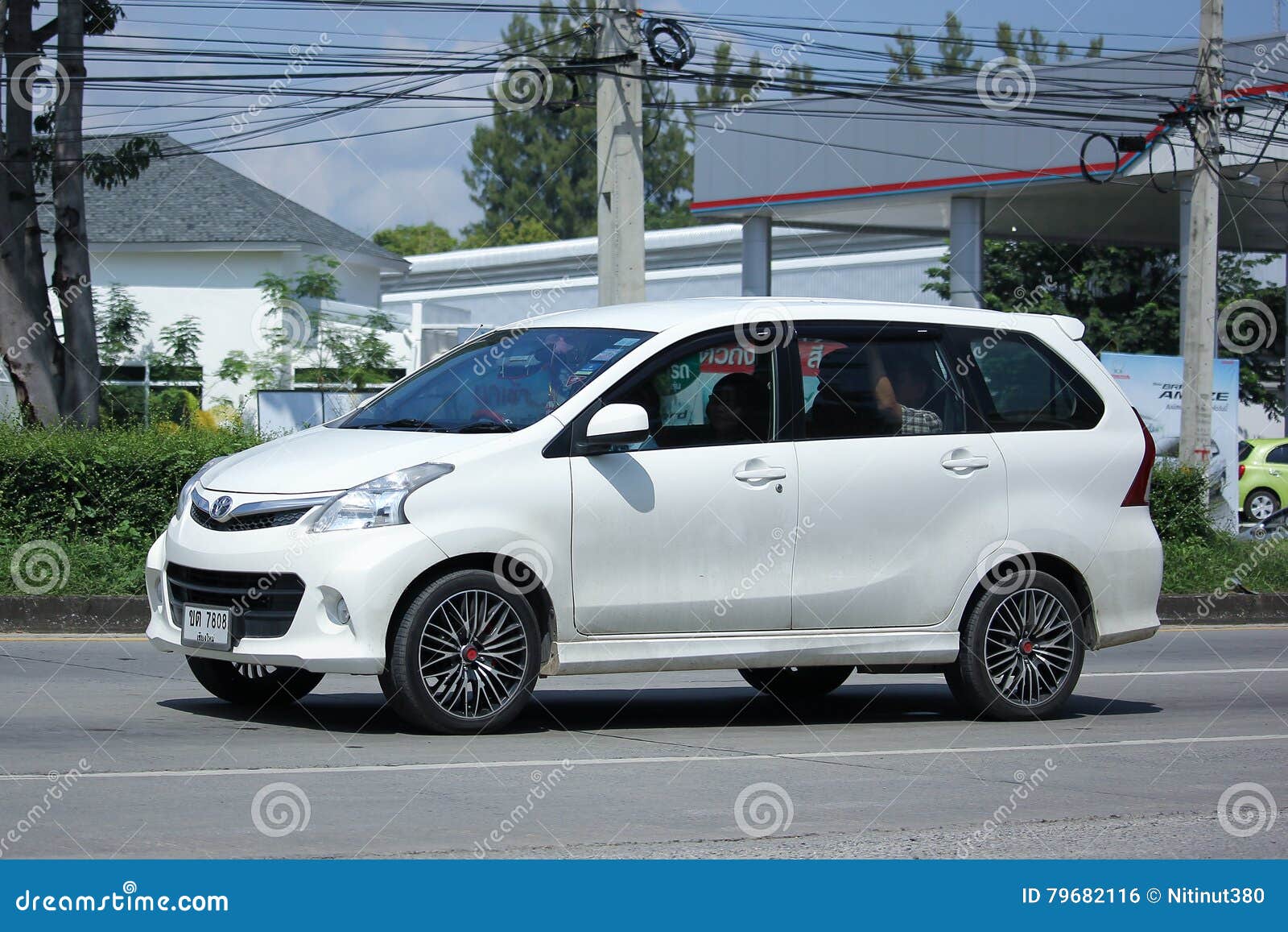 Carro Privado De Toyota Avanza Foto Editorial - Imagem de urbano, motor ...
