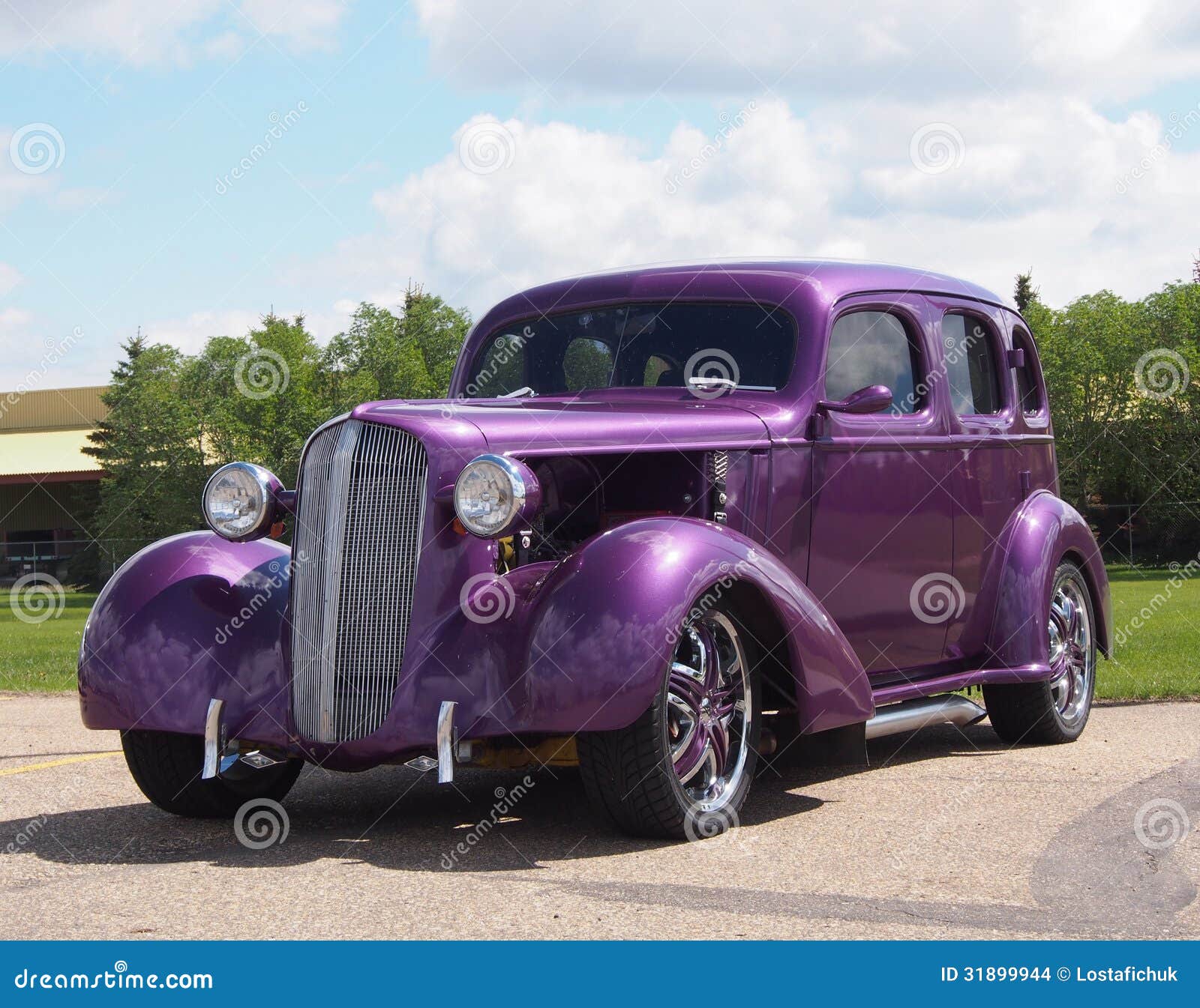 Carro Roxo Antigo Restaurado Imagem de Stock Editorial - Imagem de ...