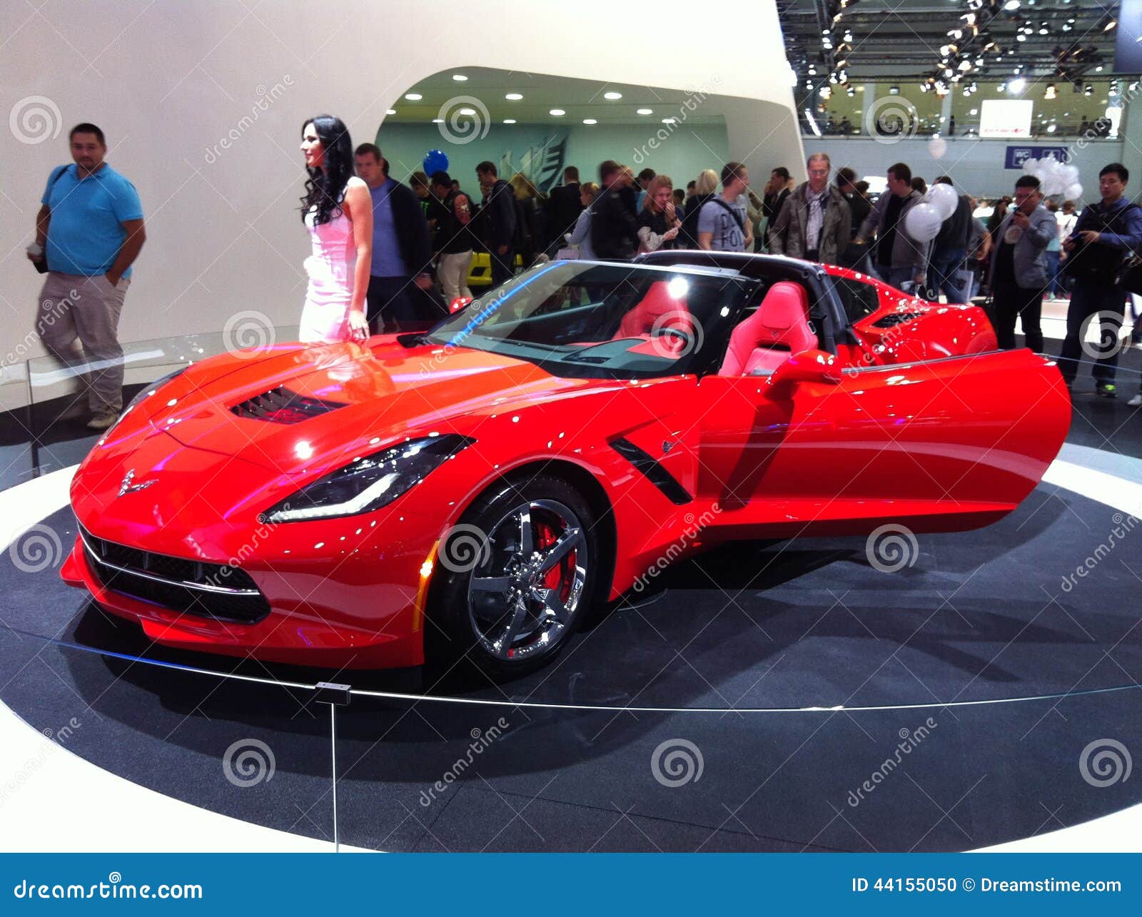 Carro super, Corveta imagem editorial. Imagem de brilhante - 44155050