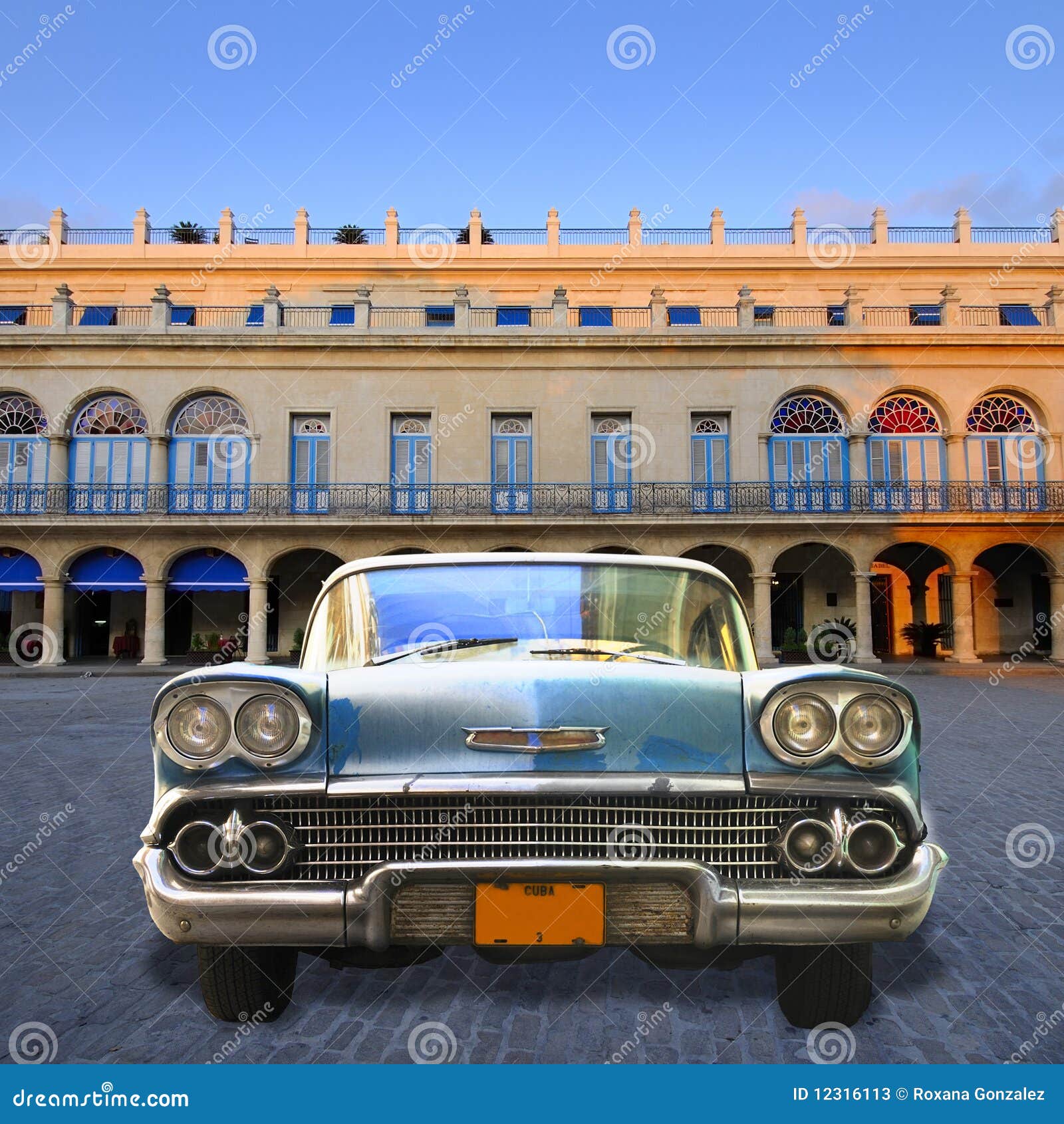 Carro Velho Na Rua De Havana Imagem de Stock - Imagem de carro, havana ...