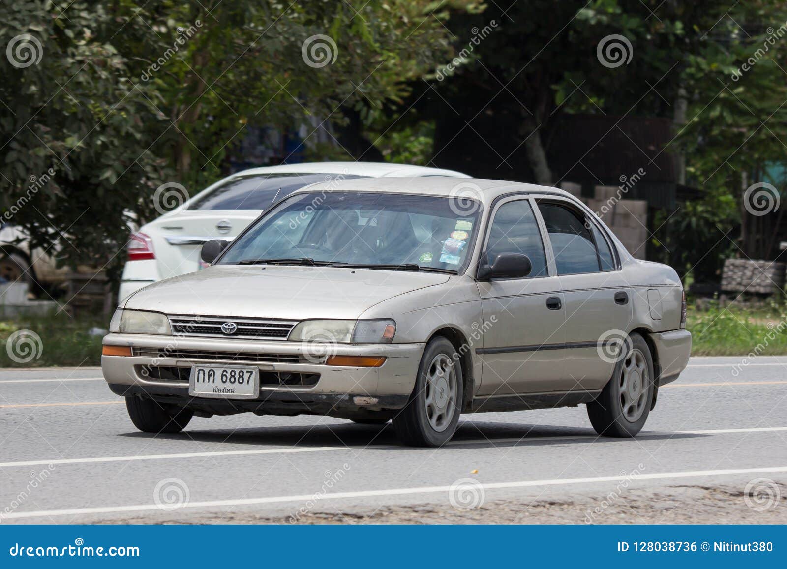 Carro Velho Privado, Toyota Corolla Foto Editorial - Imagem de motor ...