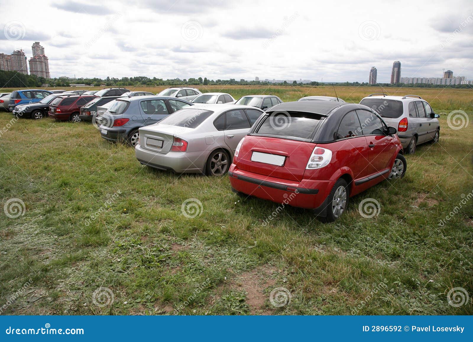 Carros No Prado Imagem. Imagem: 2896592