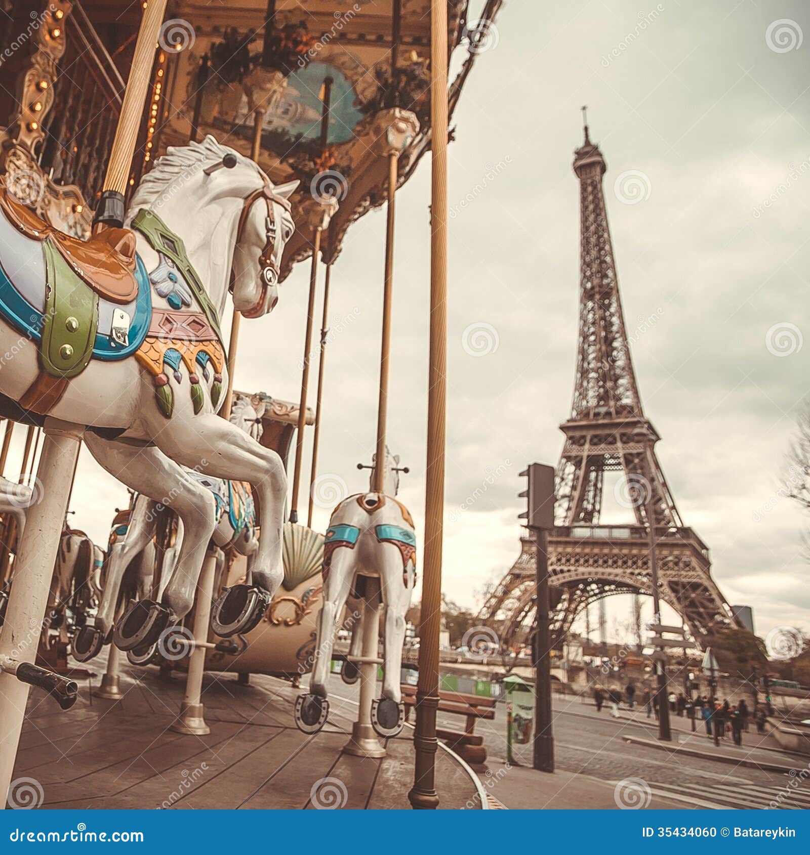 Carrousel De Vintage à Paris Image éditorial - Image du roman ...