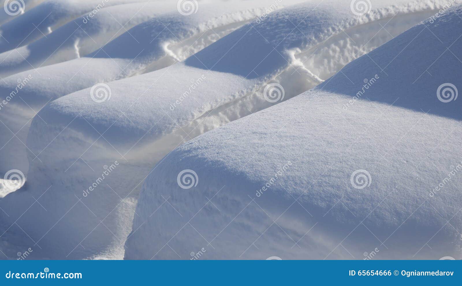 Cars Under Deep Snow stock photo. Image of snowstorm - 65654666